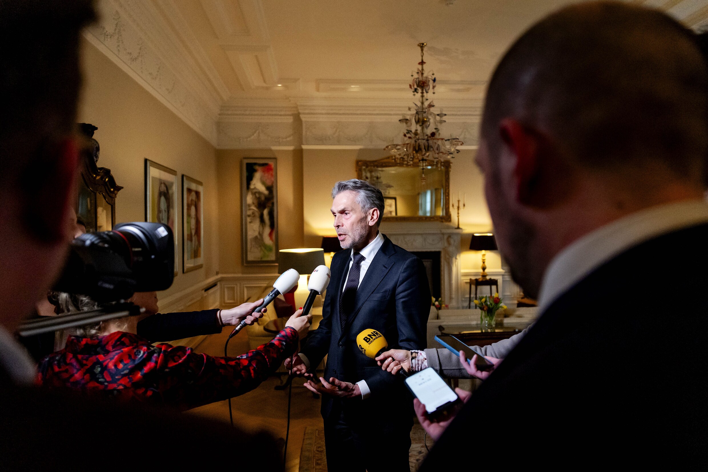 Premier Dick Schoof staat voor ultieme test bij internationale ...