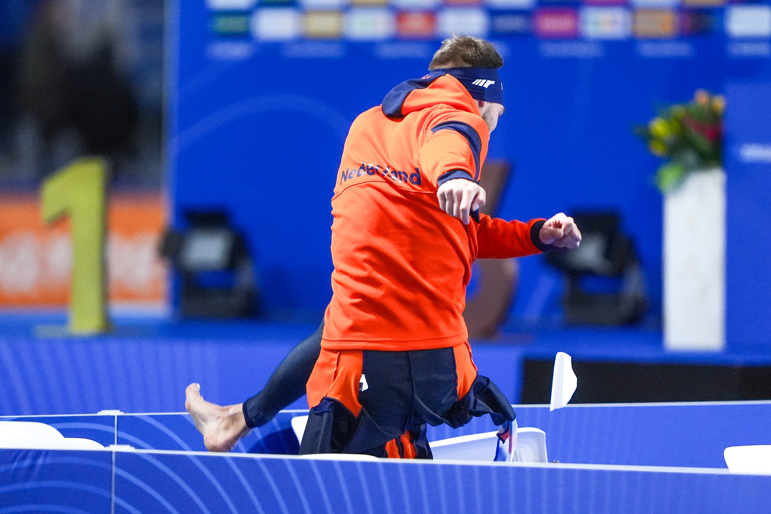 Met gehavende voet staat Kjeld Nuis weer optimistisch op het ijs: ‘75 ...