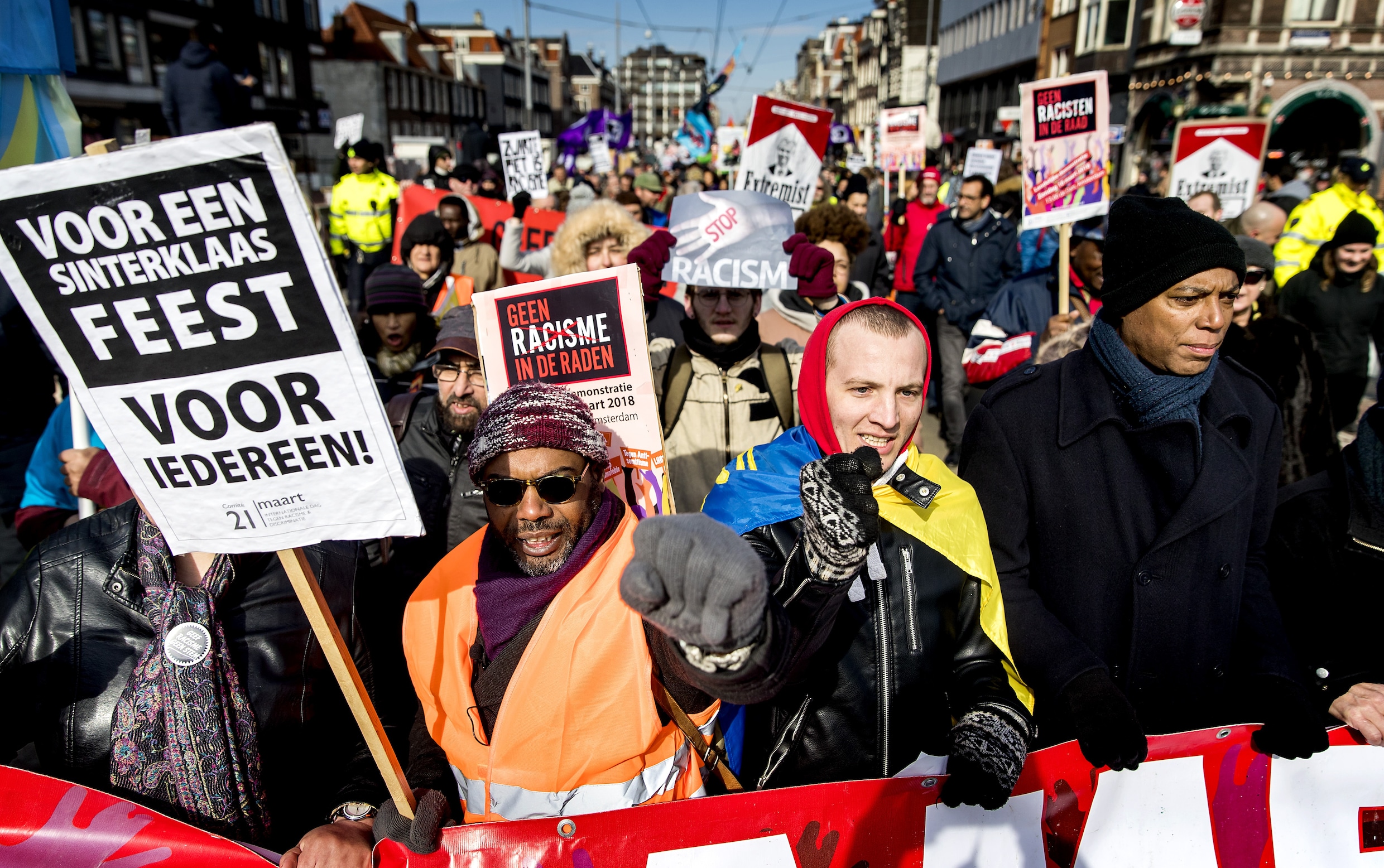 Opinie: Wit Nederland, kijk eens in Amsterdam-Zuidoost hoe het óók kan | de Volkskrant