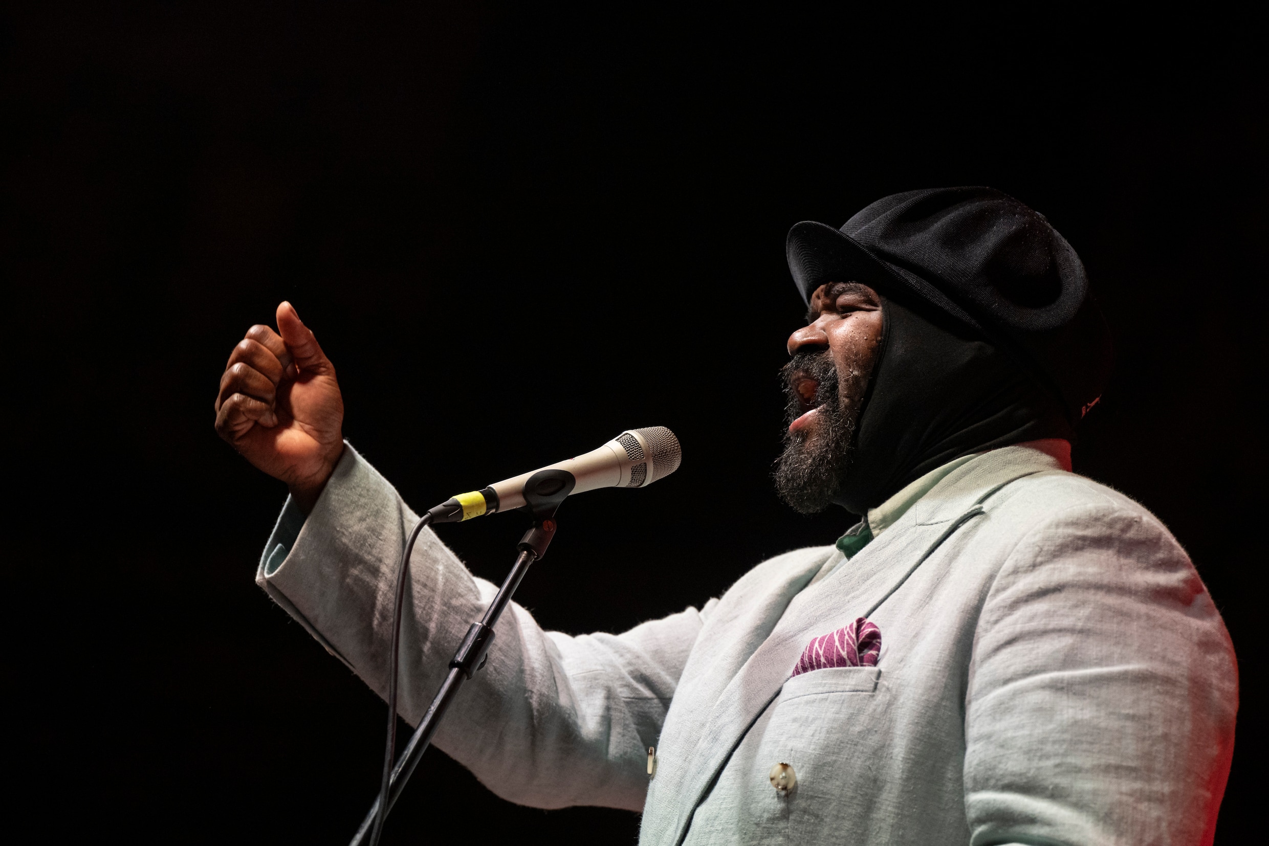 De stem van Gregory Porter klinkt soulvol, maar zijn optreden in de ...