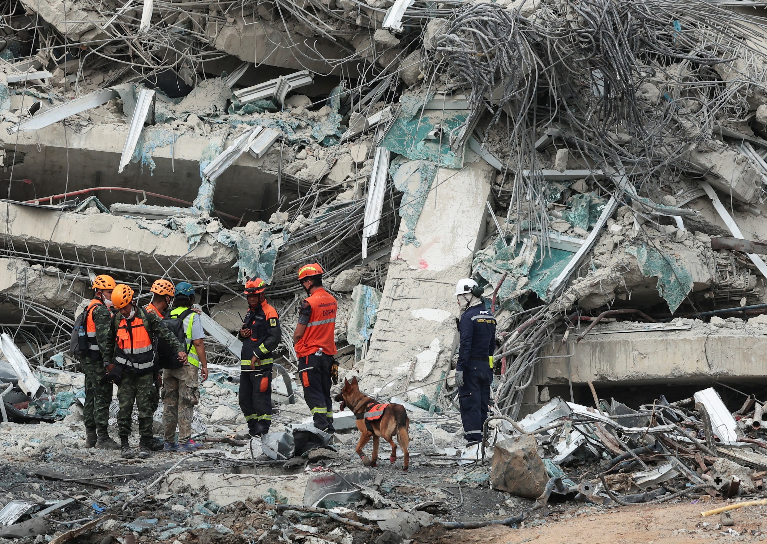 Live aardbeving: Dodental aardbeving Myanmar stijgt naar 3.354, nog 220 ...