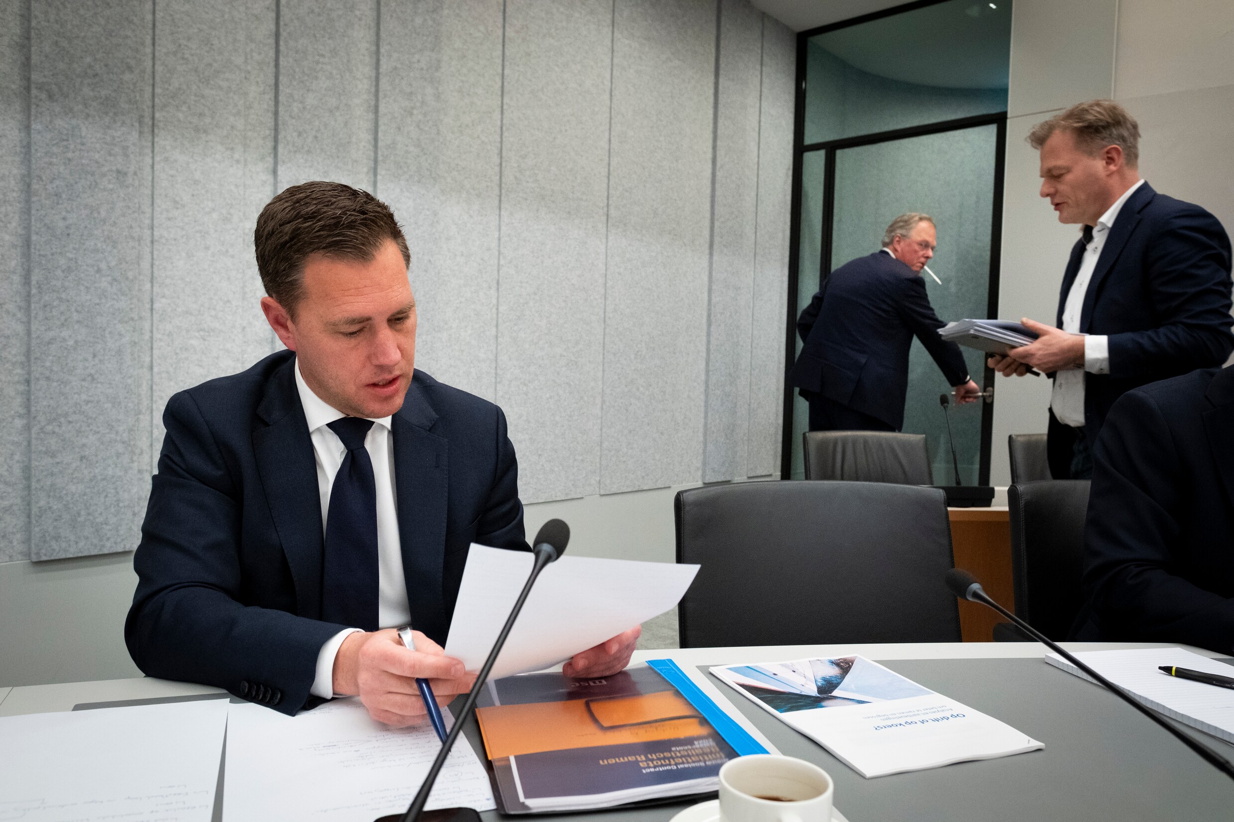 Coalitiepartijen trachten zondag hun onderhandelingen vlot te trekken ...