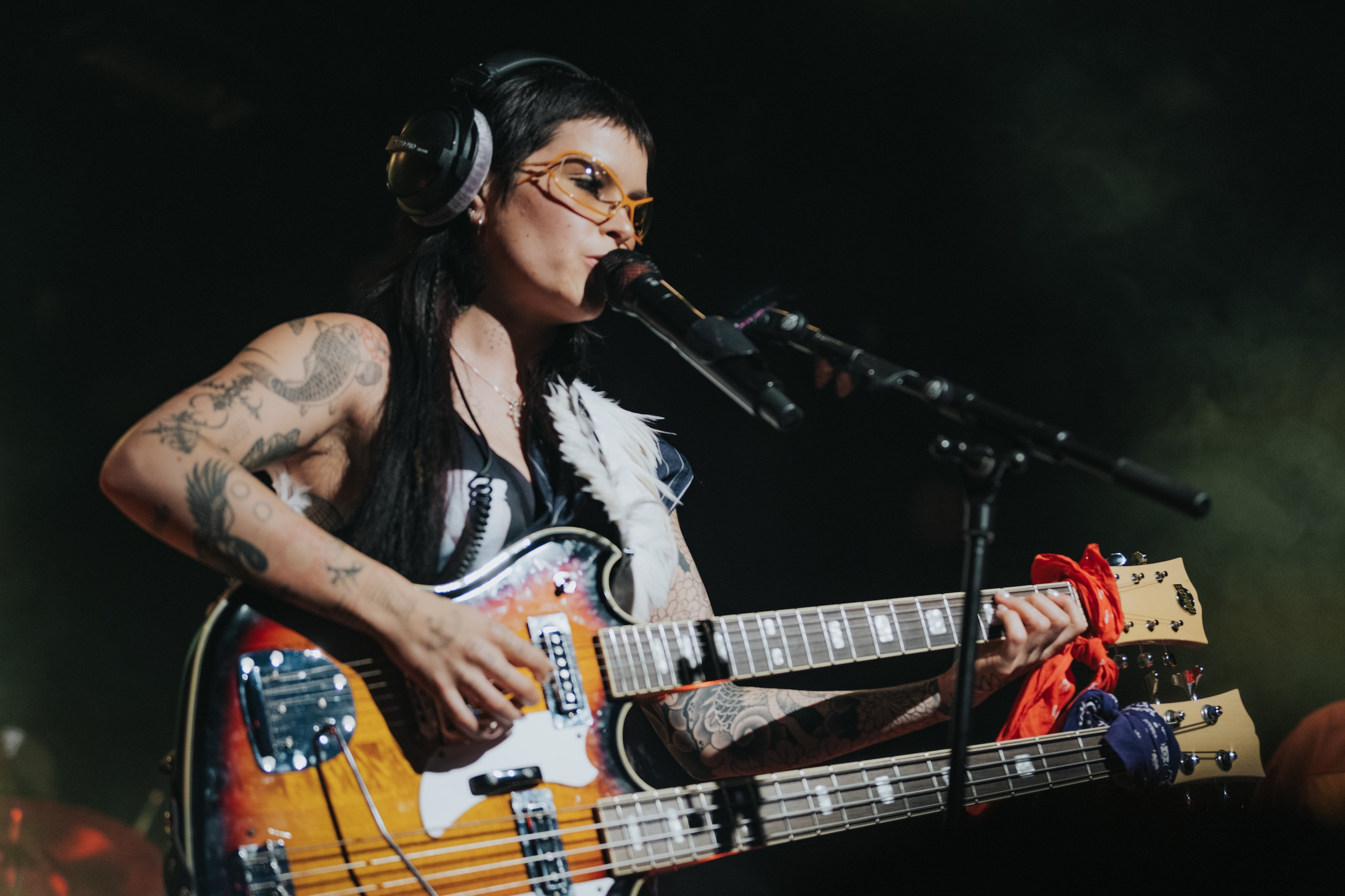 Canadees-Japanse zangeres Saya Gray is charmant rommelig en belachelijk goed | de Volkskrant