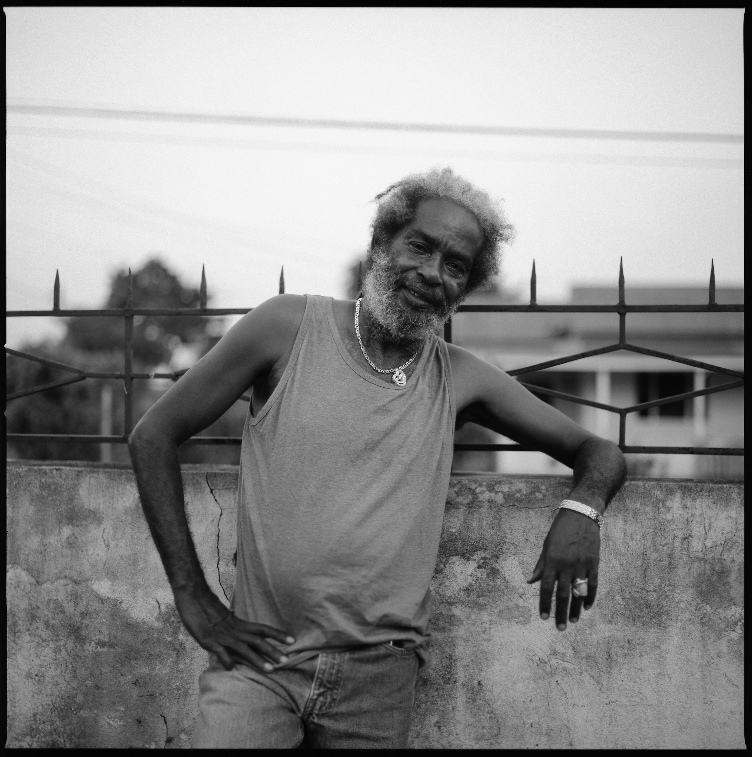 Max Romeo (1944-2025) schreef politiek bewogen reggae-klassiekers over ...