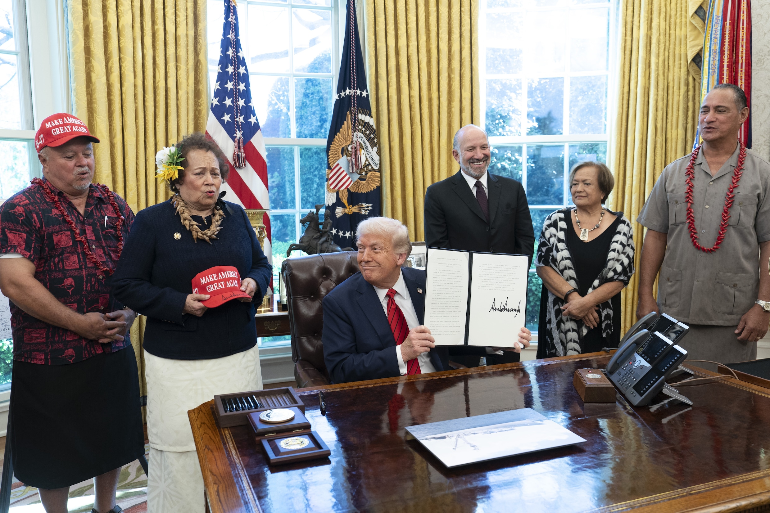 Trump wil commerciële zeevisserij in beschermd natuurgebied toestaan ...