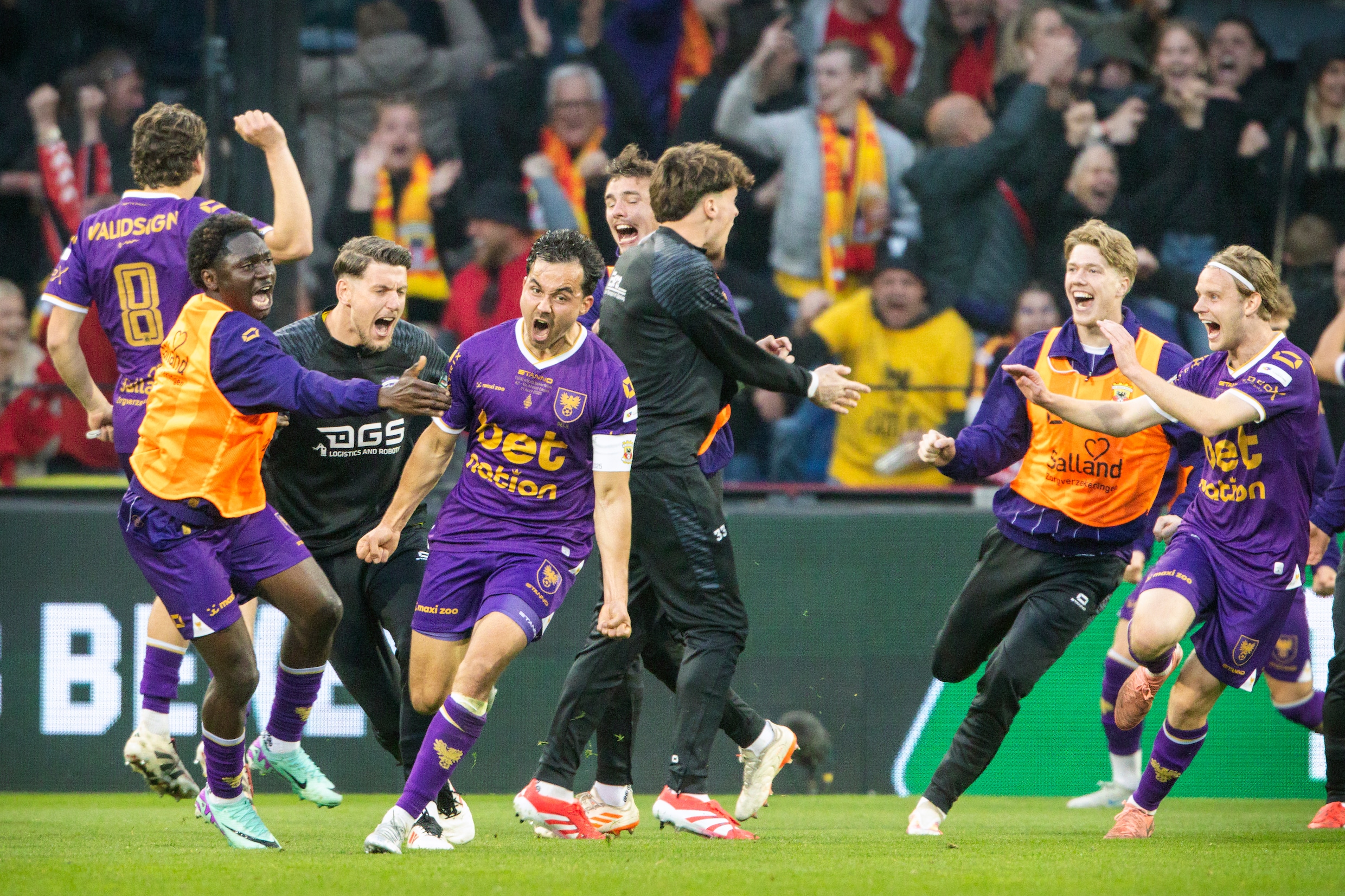 Go Ahead wint KNVB-beker door AZ in een zinderende wedstrijd te verslaan na strafschoppen | de ...