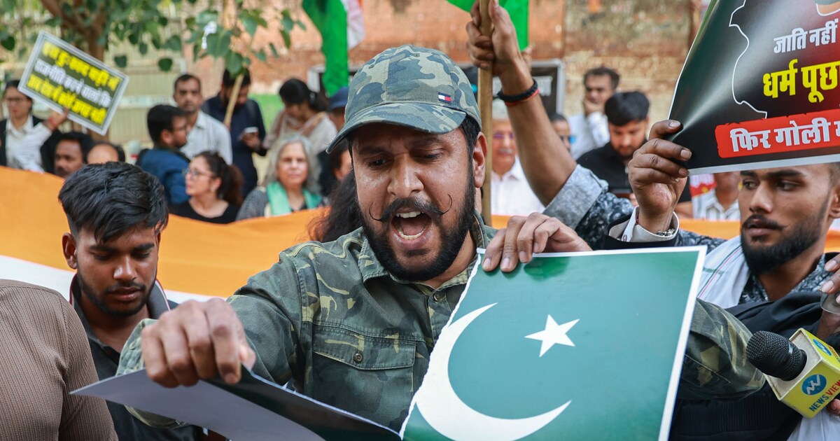 India sluit grenspost met Pakistan na aanslag in Kashmir | de Volkskrant