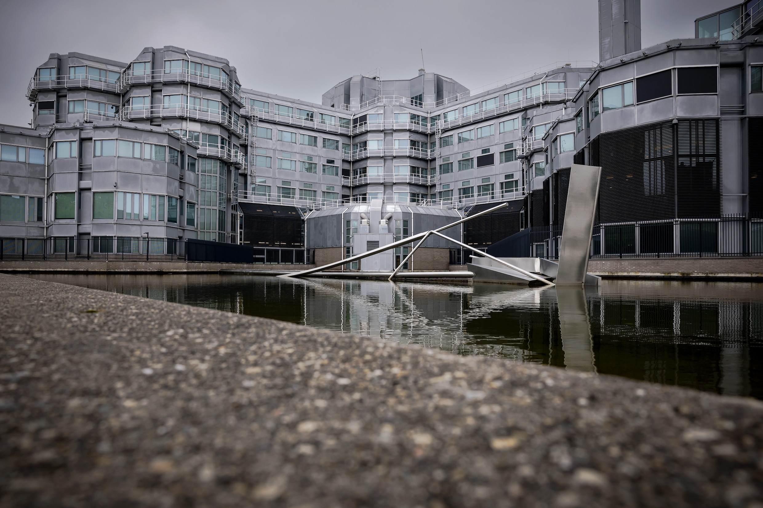 Opinie: Wie beschermt de rechtsstaat tegen de AIVD? | de Volkskrant