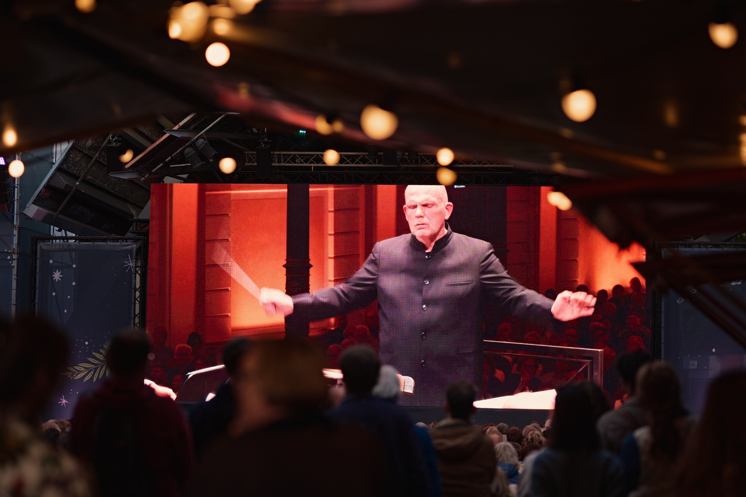 Topdirigent Jaap van Zweden beschuldigd van grensoverschrijdend gedrag | de Volkskrant