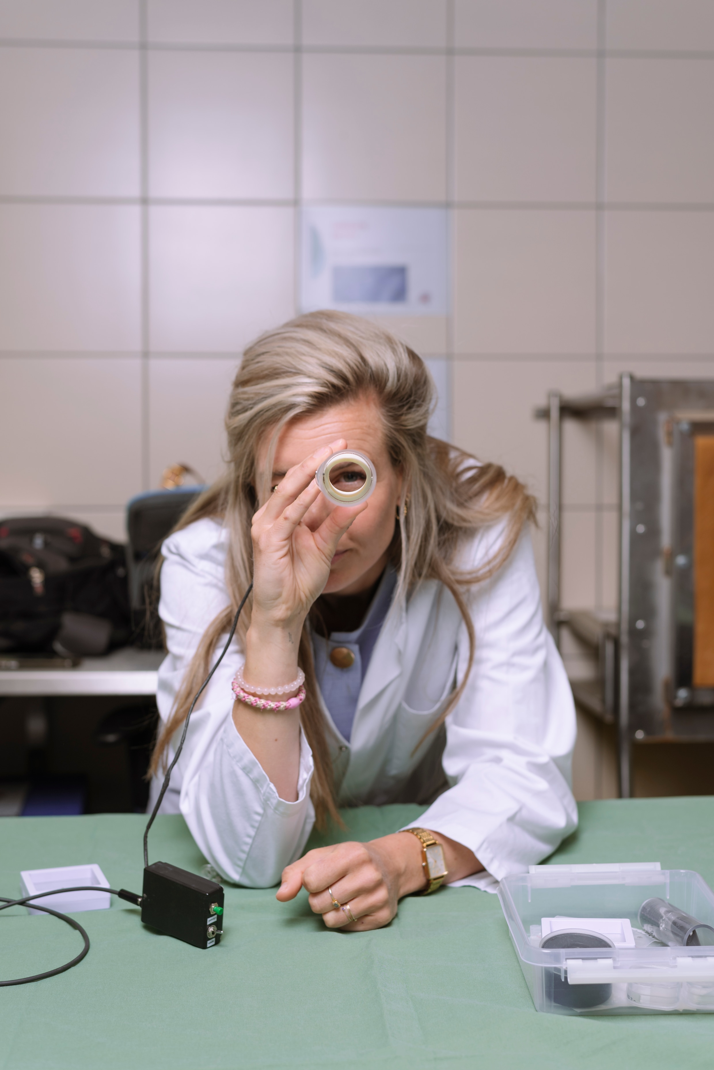 Revolutionaire nieuwe vorm van anticonceptie: sluis in eileiders die ...