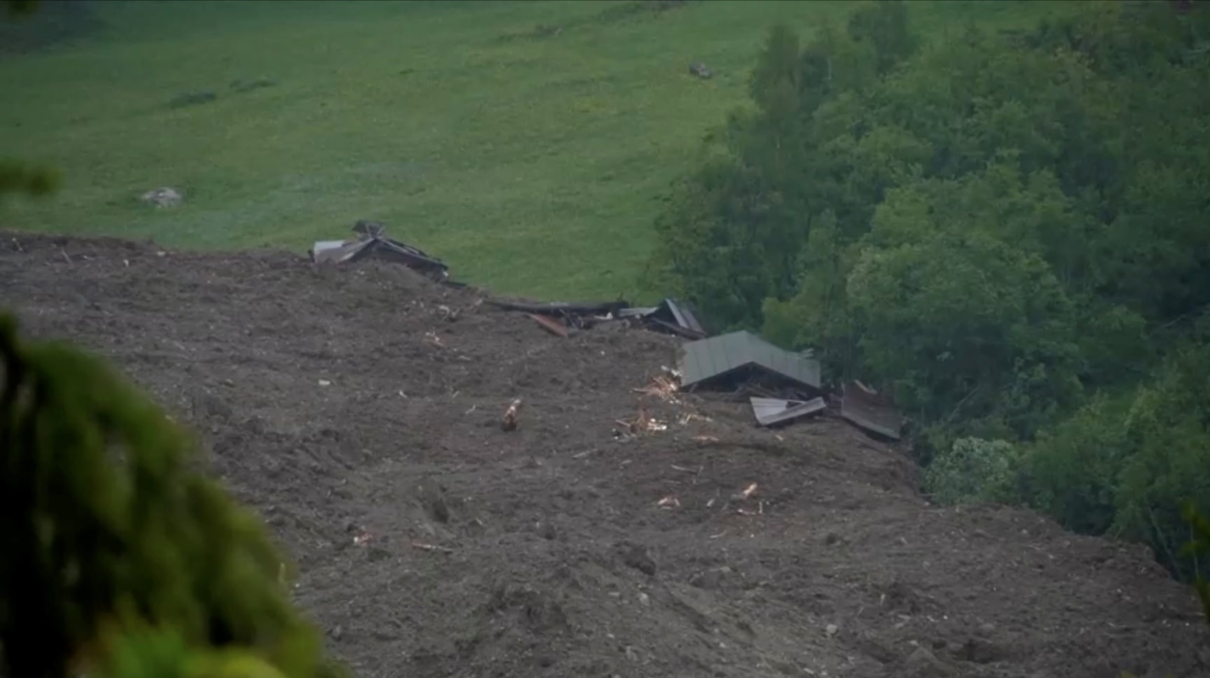 Zwitsers Alpendorp grotendeels bedolven onder lawine: ‘Zeer zeldzame ...