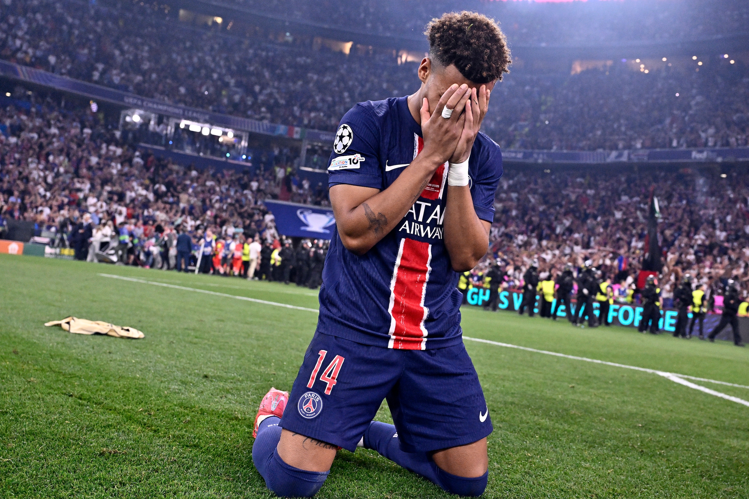 Désiré Doué was tegen Inter Milan een wonder van techniek, maar ook een ...