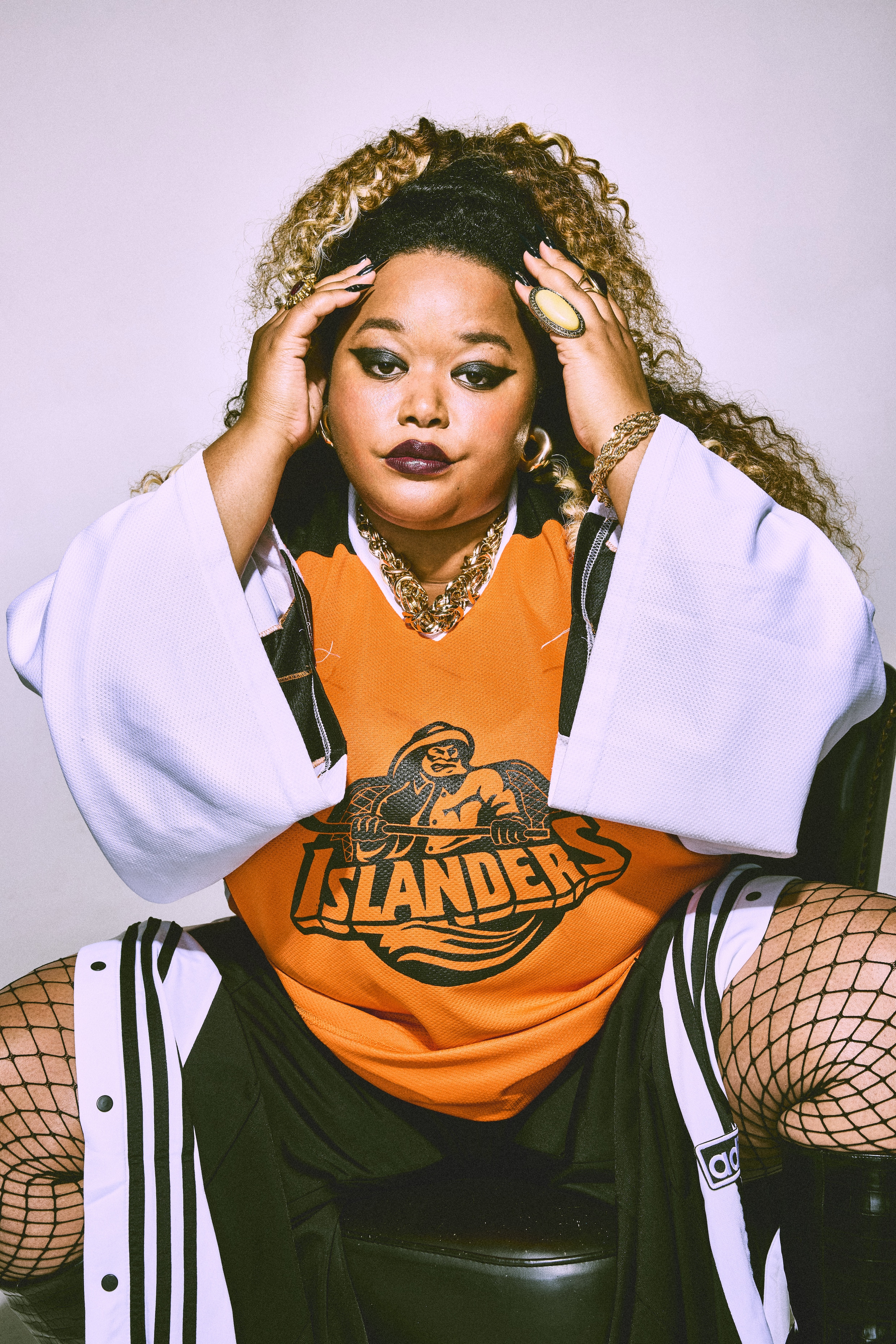 Greg Nottrot keert met drie voorstellingen over geld terug naar Oerol: ‘Ik heb Oerol hierna wel ...