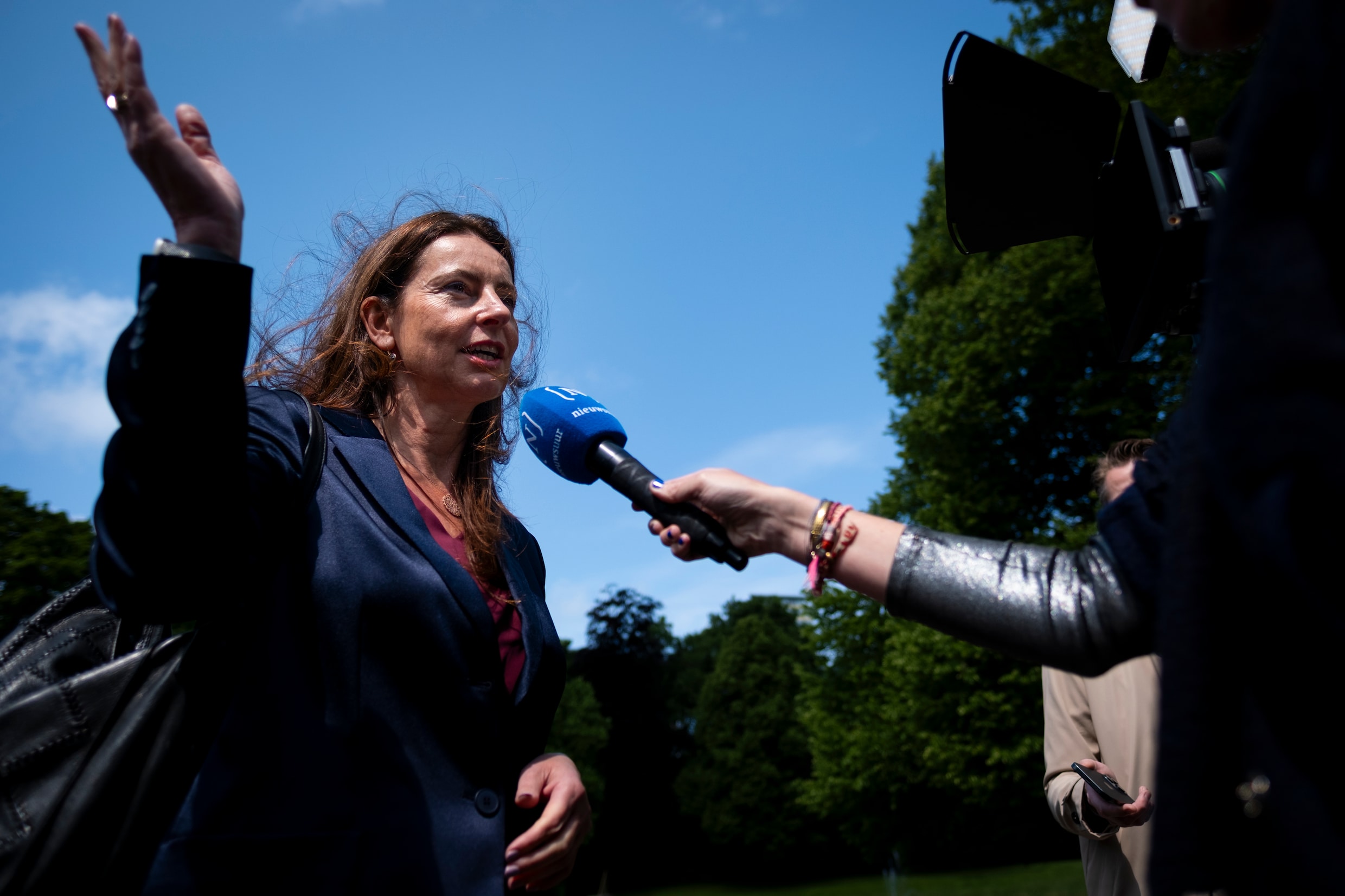 Het lobbyregister is klaar: ook afspraken met topambtenaren zouden erin ...