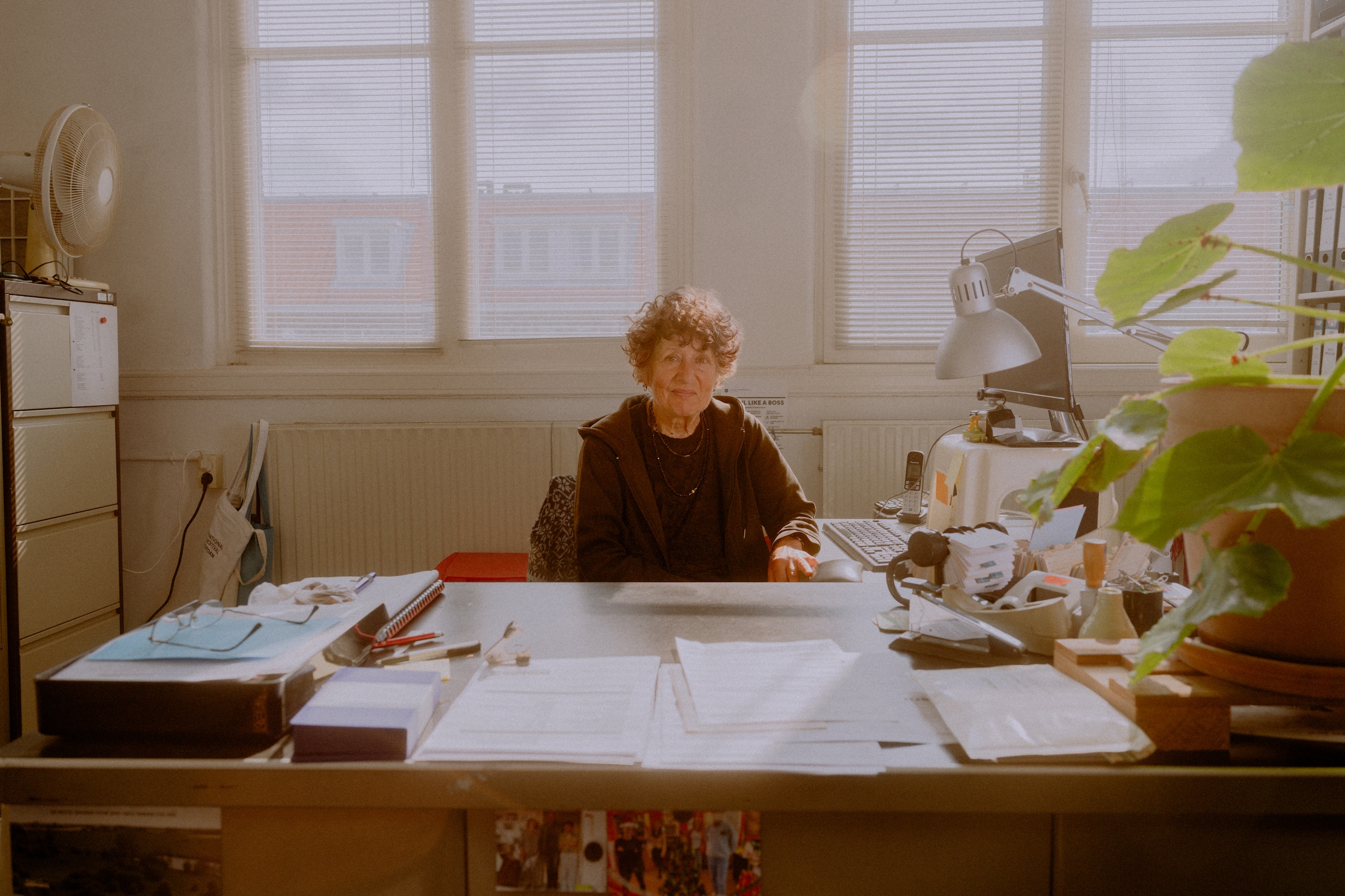 Digna Sinke maakte als kind de Watersnoodramp mee en zag schoonheid in ...