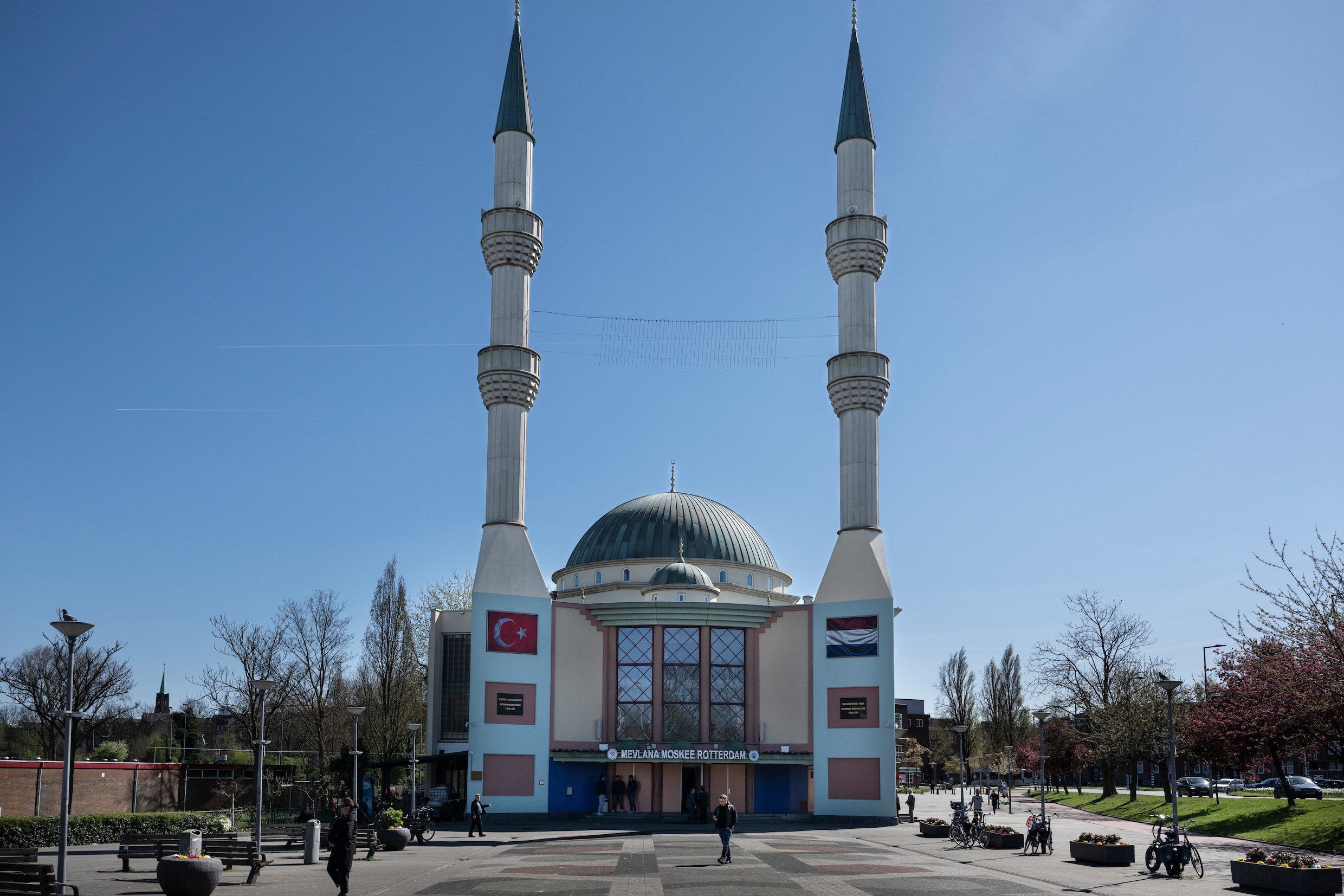 Zeven Nederlandse moskeeën ontvangen met bloed besmeurde haatbrieven ...