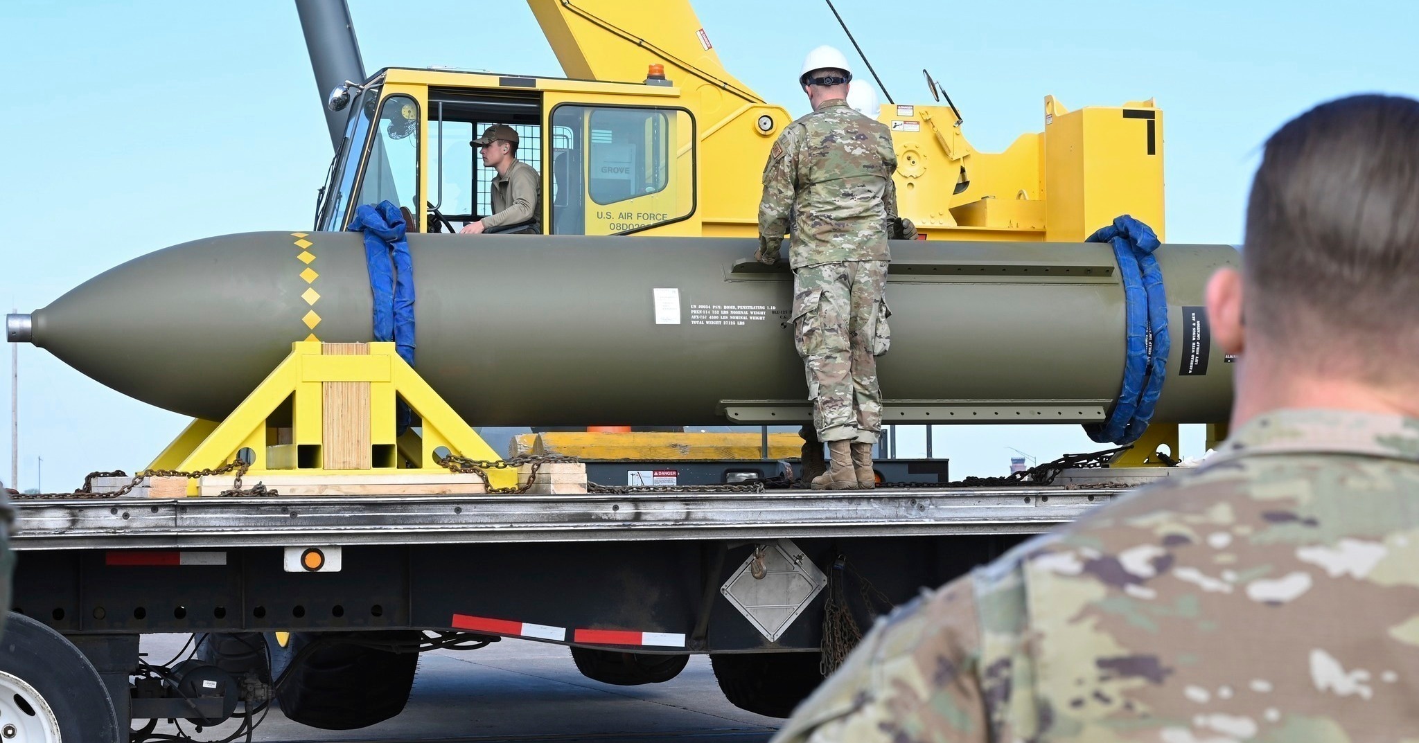 Alleen Amerika’s zwaarste bom kan ondergrondse nucleaire installatie ...