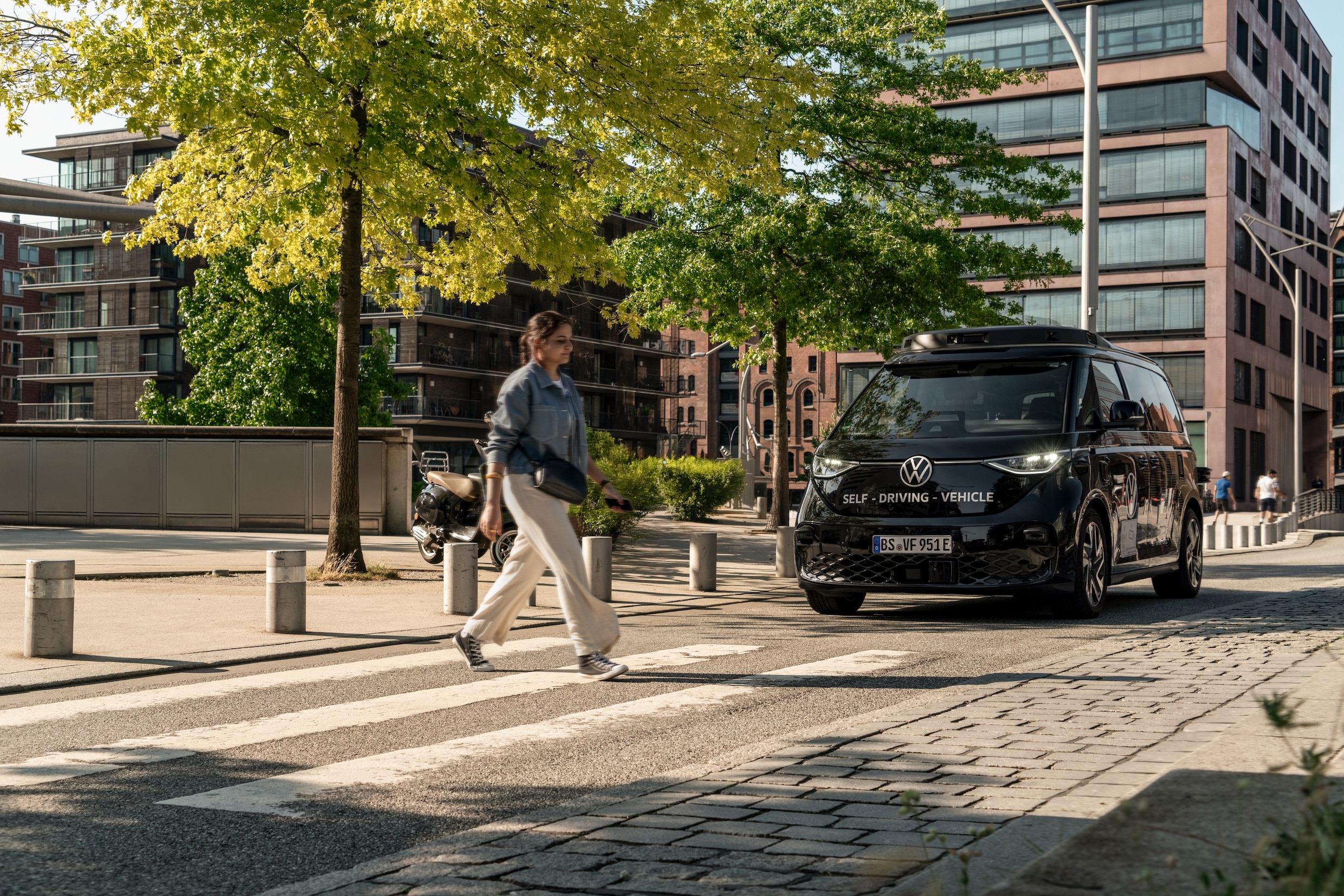 Robottaxi rijdt als een mens (dus ook gewoon door geel) | de Volkskrant