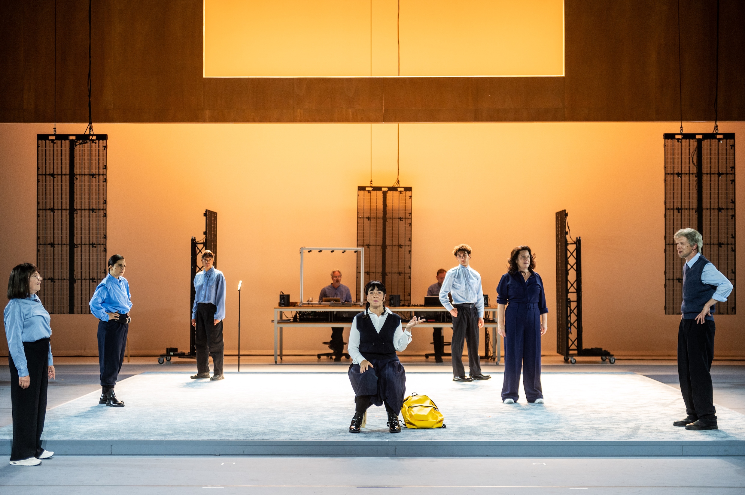 ‘De seizoenen’ van Het Nationale Theater brengt Ali Smiths romancyclus ...