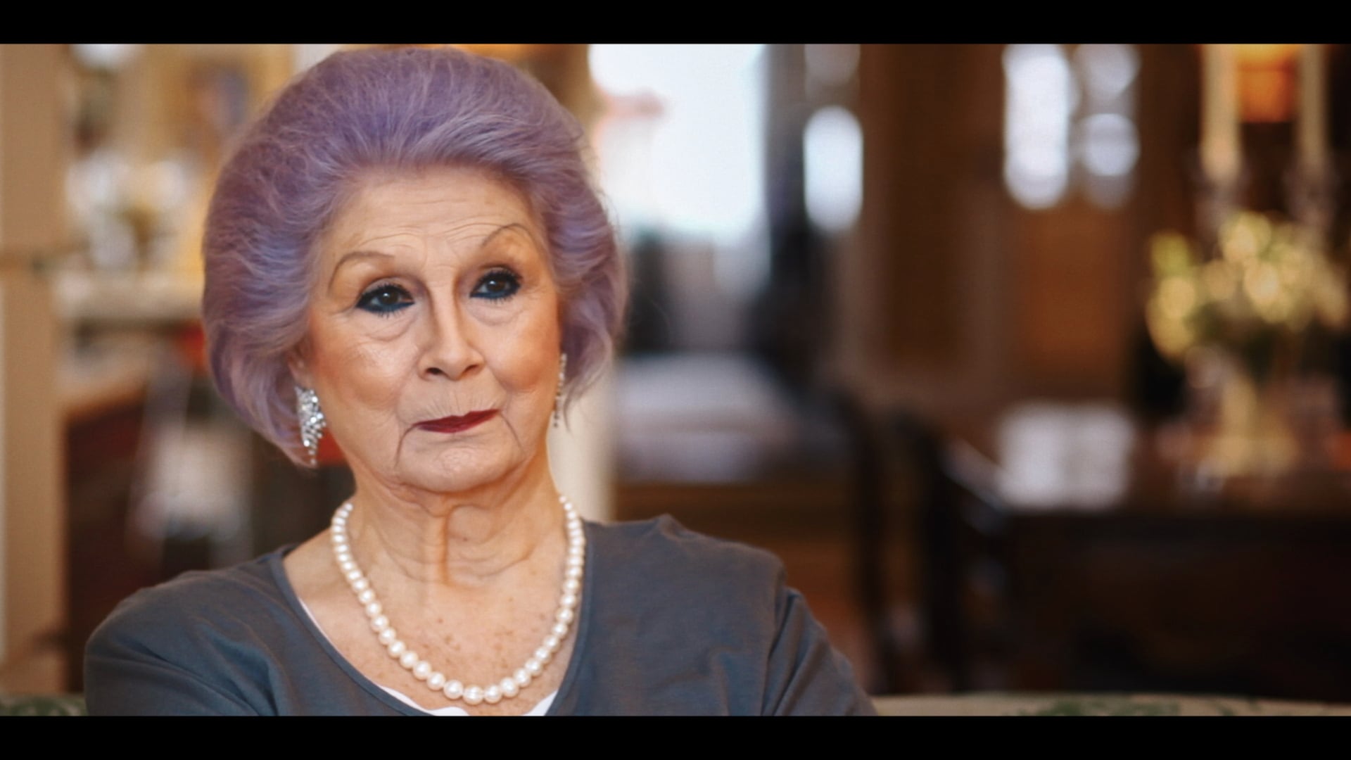 Discodiva Amanda Lear maakte van haar grootste geheim haar unieke ...