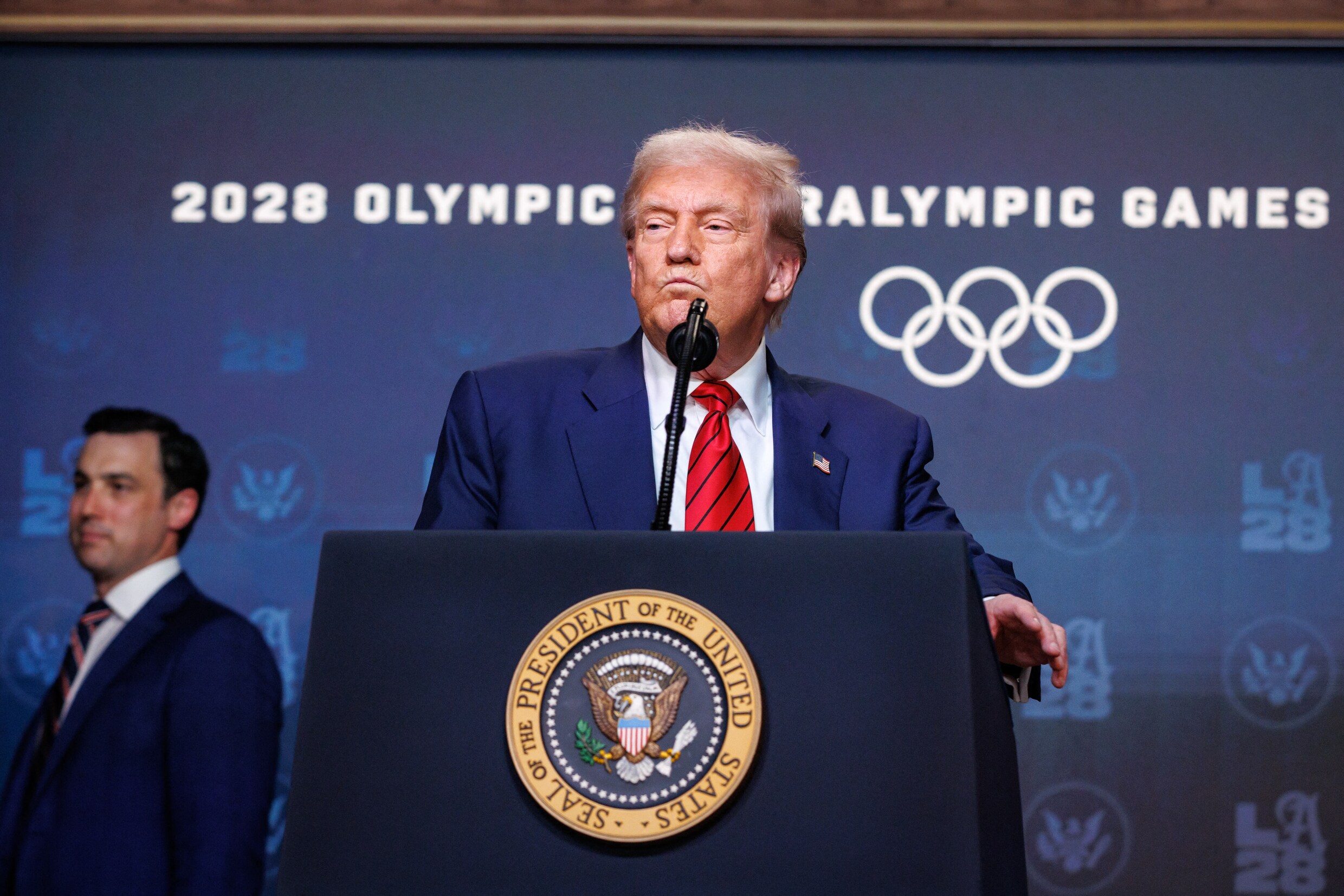 Live politiek VS: Regering Trump eist ruim 1 miljard dollar van ...