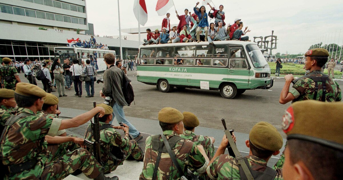 Hoe Indonesiërs met massaprotesten in 1998 president Soeharto tot ...
