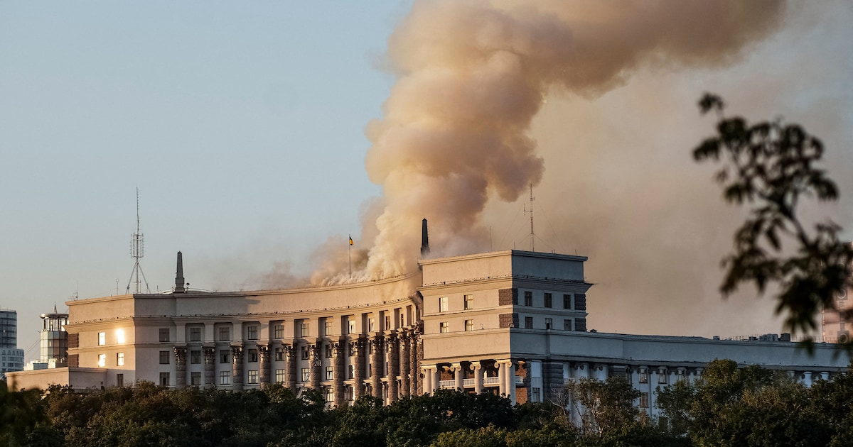 Grootste Russische aanval op Oekraïne sinds het begin van de inval, gebouw van de regering in ...