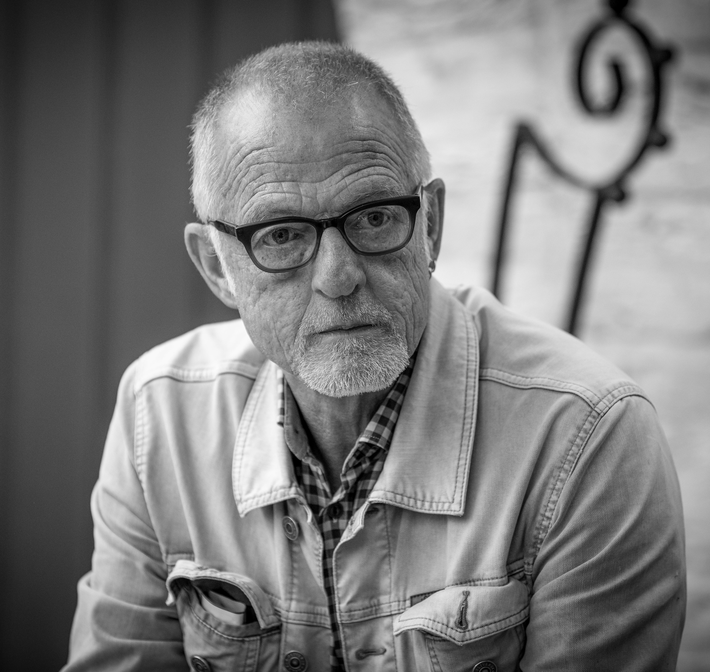 In zijn nieuwste dagboek moppert schrijver Gerbrand Bakker als vanouds ...