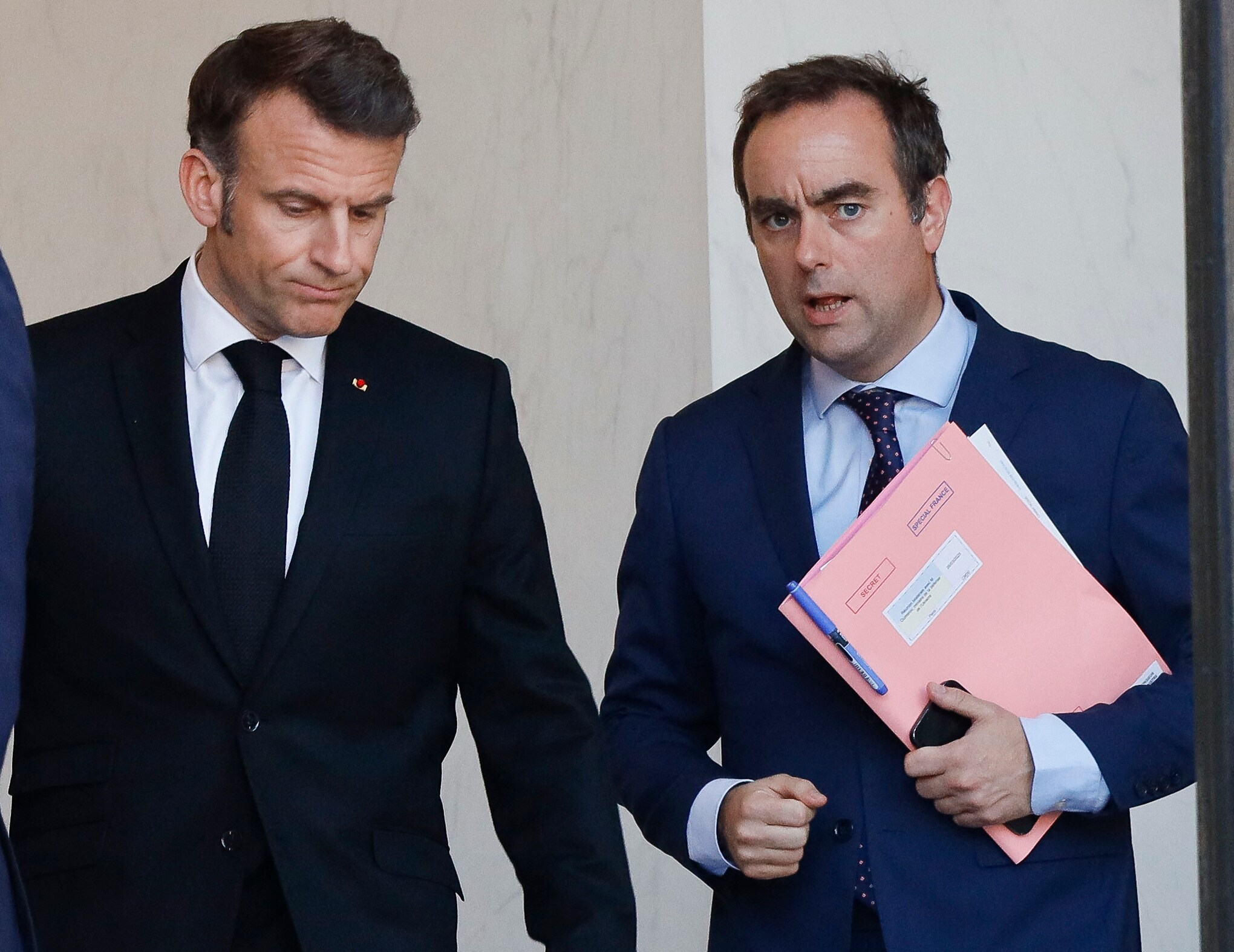 Fitch verlaagt kredietwaardigheid Frankrijk, wijst naar verslechterde ...