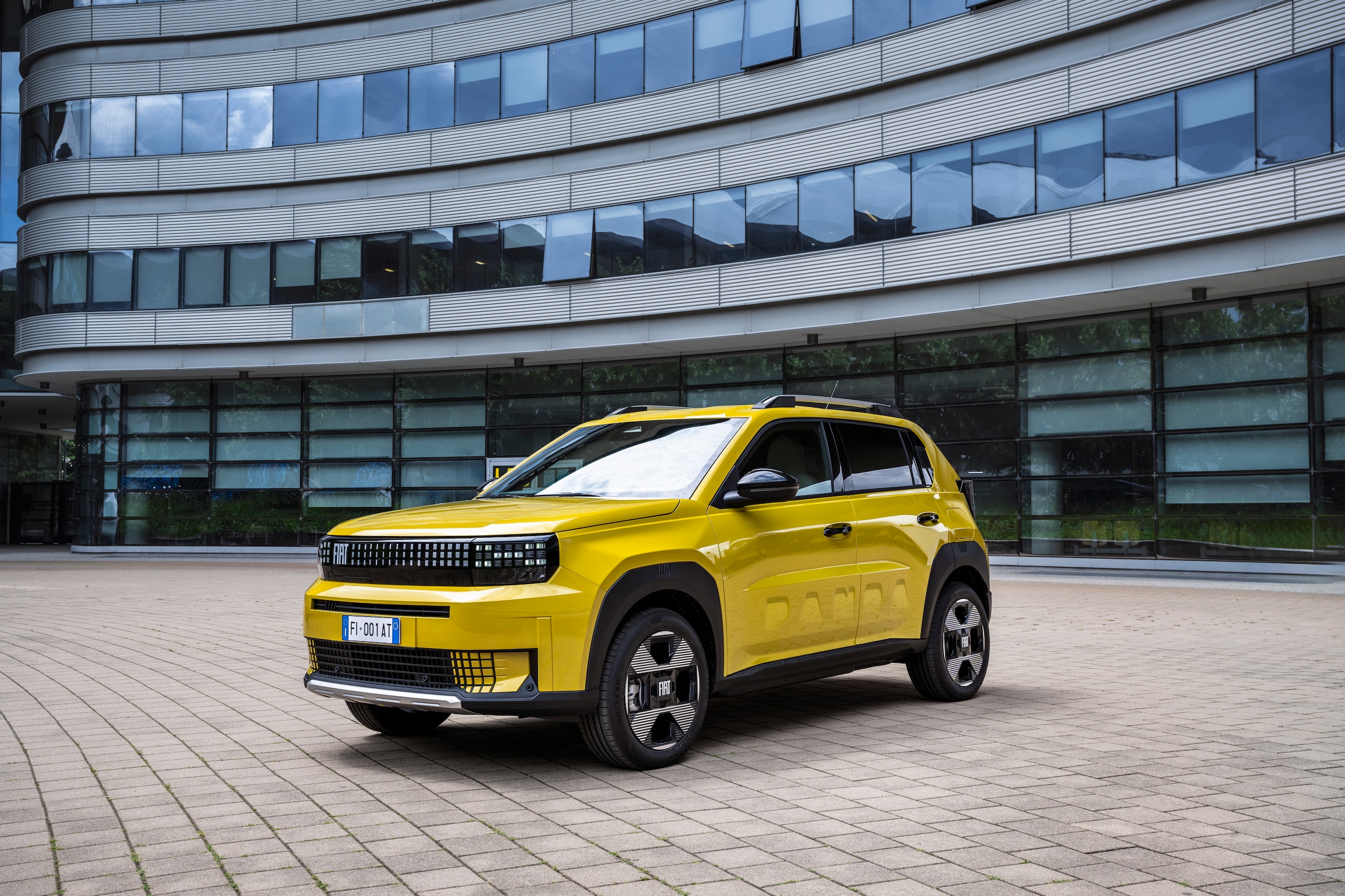 De nieuwe elektrische Fiat Panda is een eerbetoon met (te?) veel ...