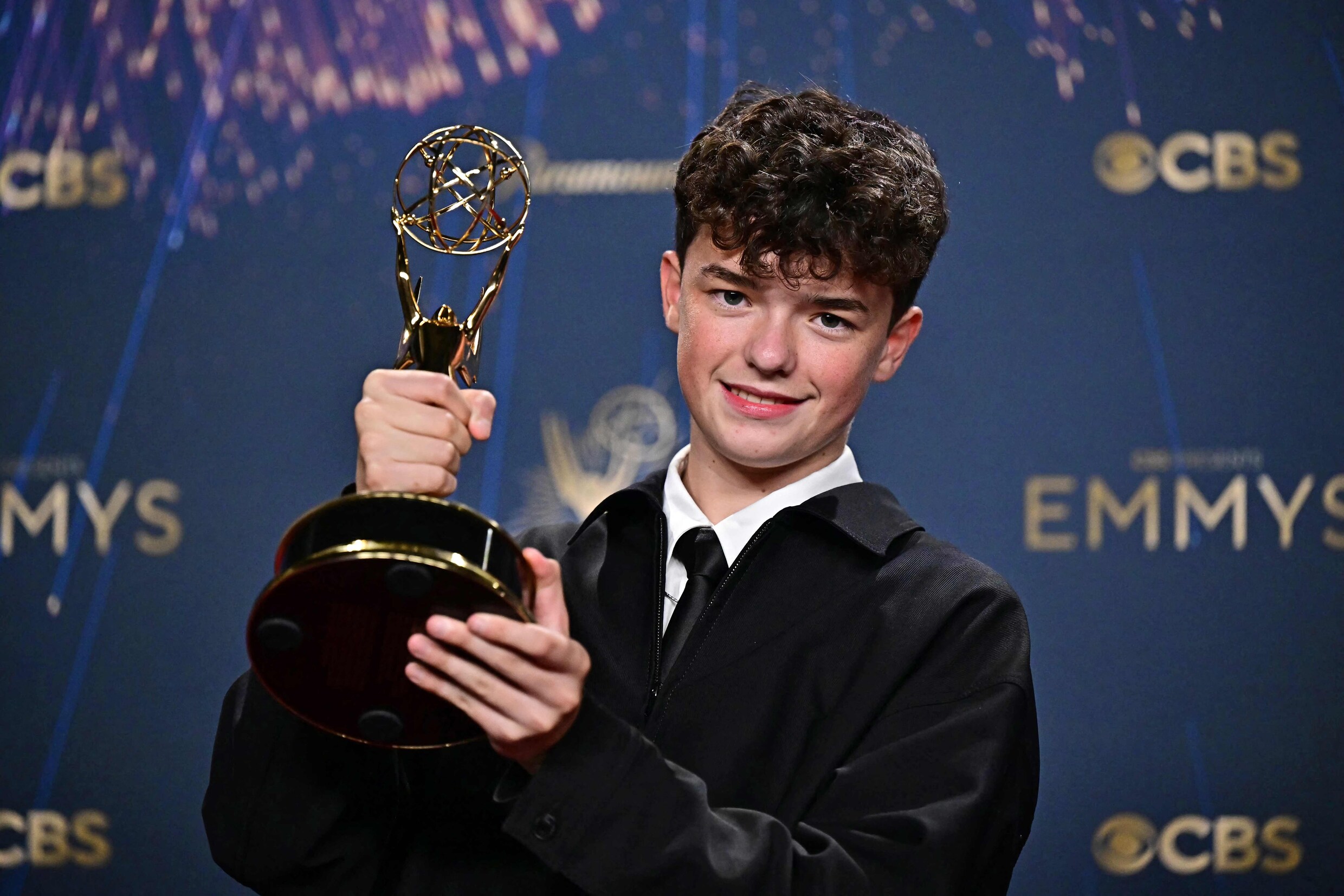 Met prijzen voor ‘Adolescence’, ‘The Pitt’ en ‘The Studio’ zijn de Emmy ...