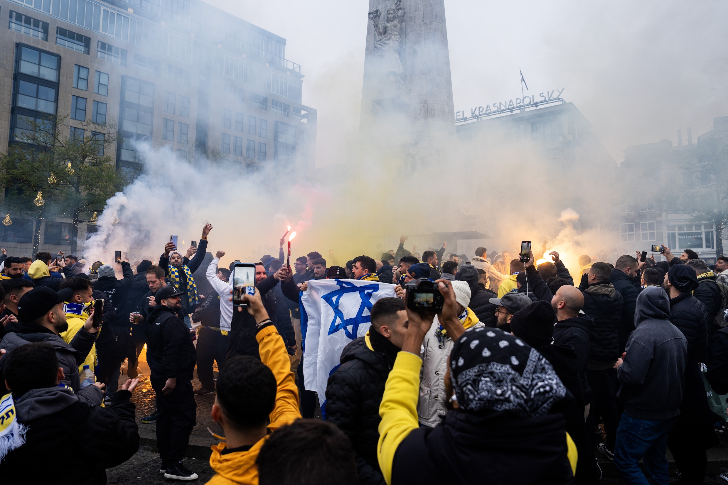 GVB vindt alsnog videobeelden uit nacht Maccabi-rellen, met mogelijk ...
