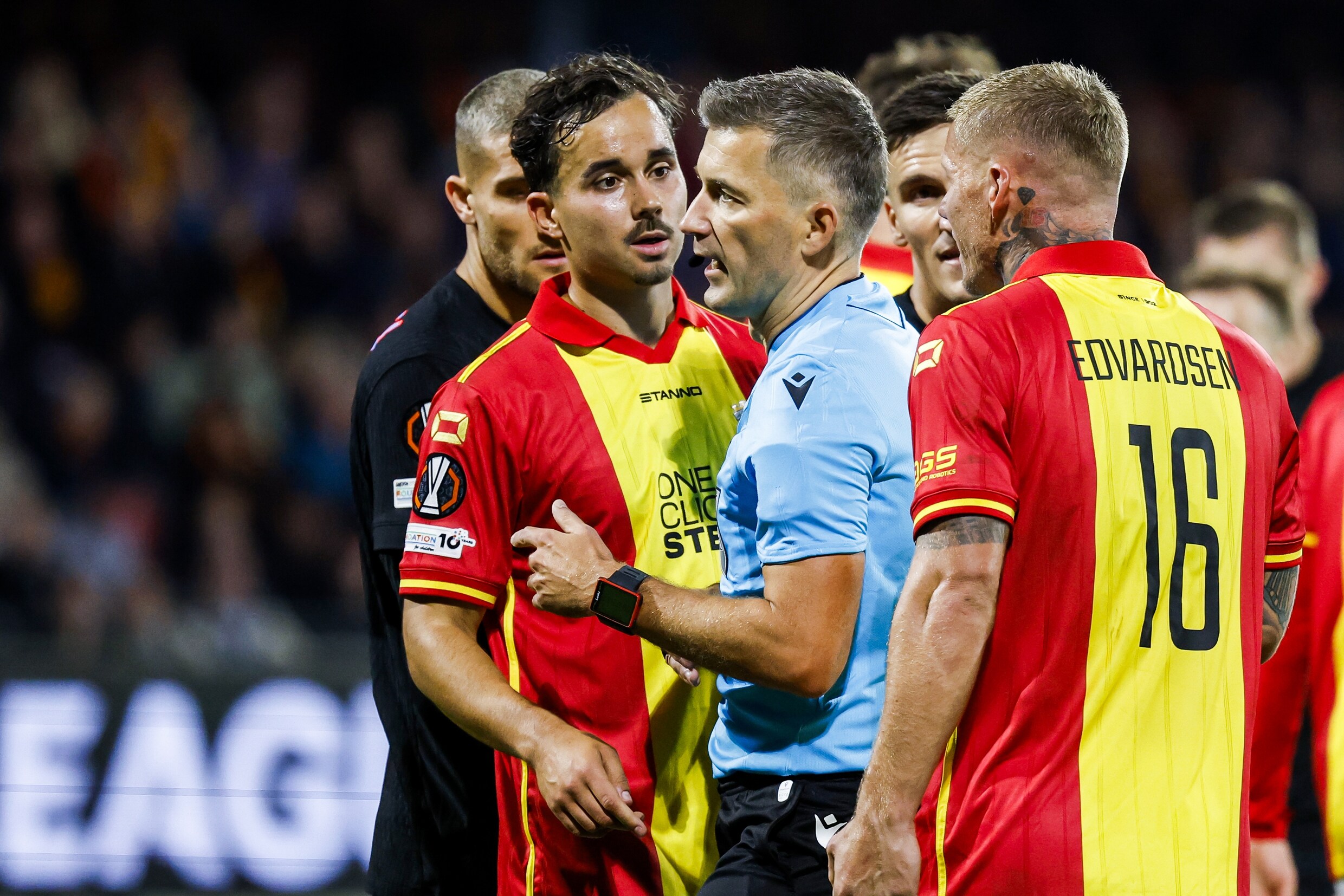 Go Ahead sluit in Europa League aan bij optocht van verliezende ...