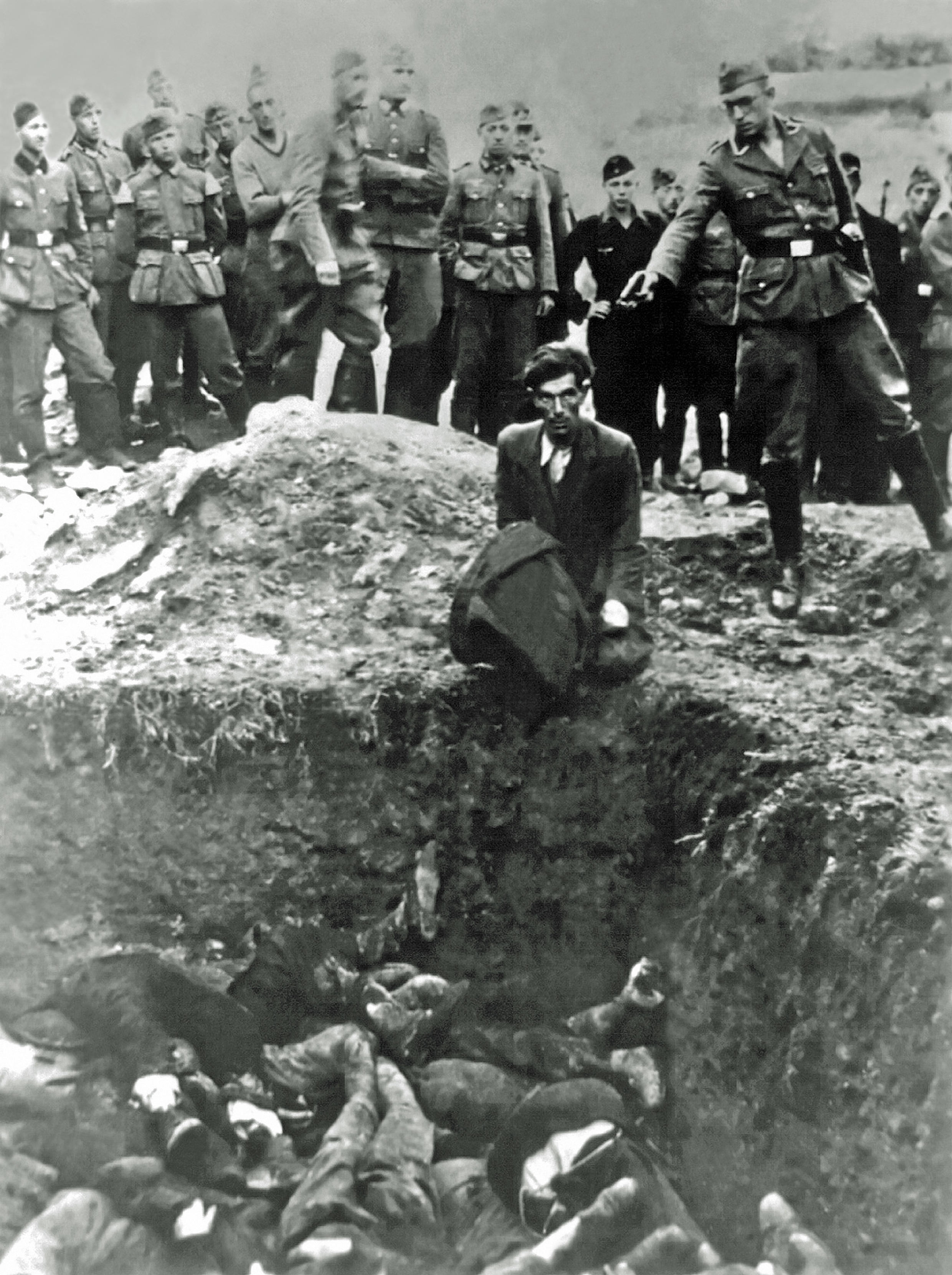 Nazi op beruchte executiefoto achterhaald met AI? Nee, indrukwekkend ...