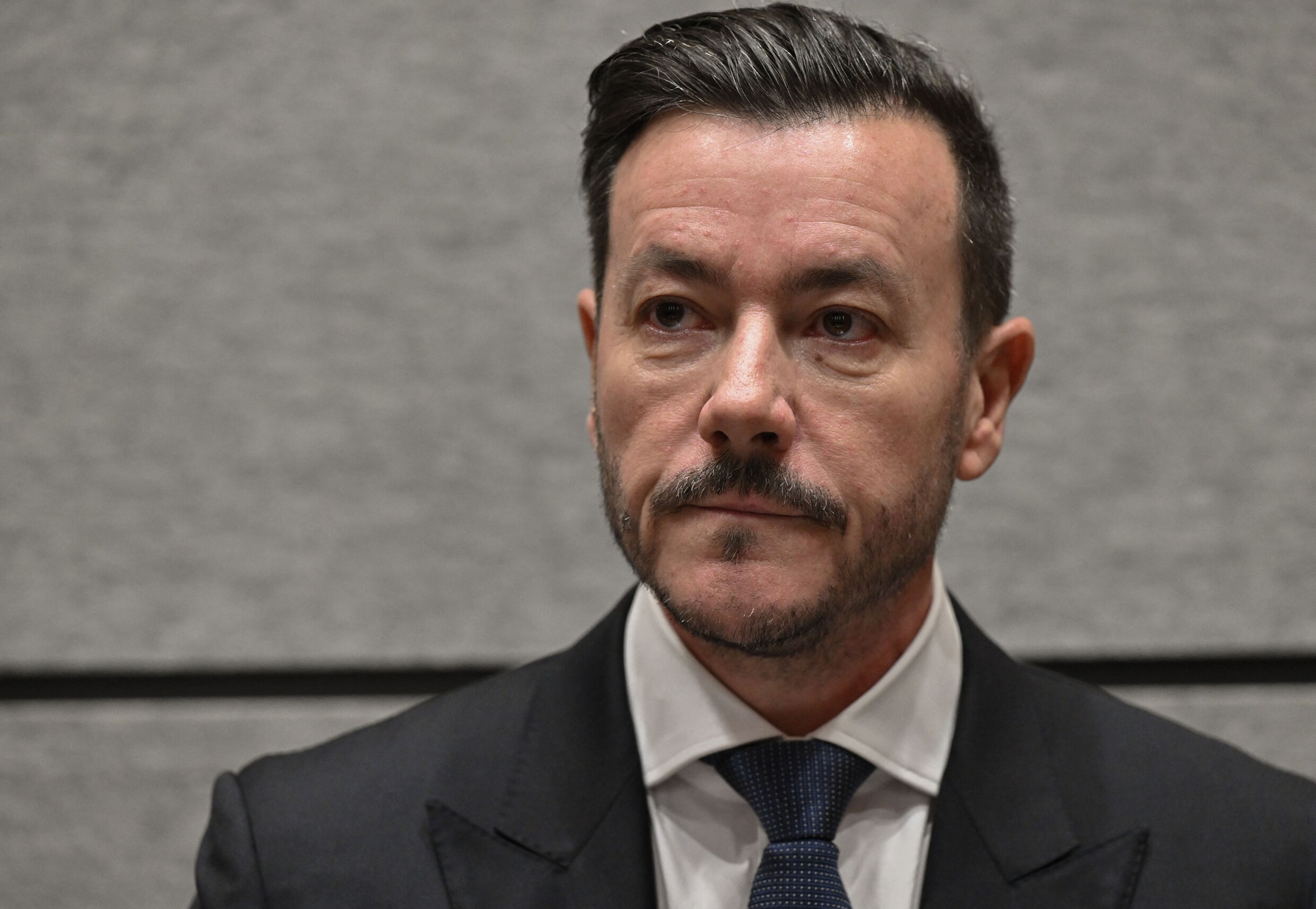 Nederlandse AI-belofte haalt megabedrag op, pandjesflipper Benko moet twee jaar brommen | de ...