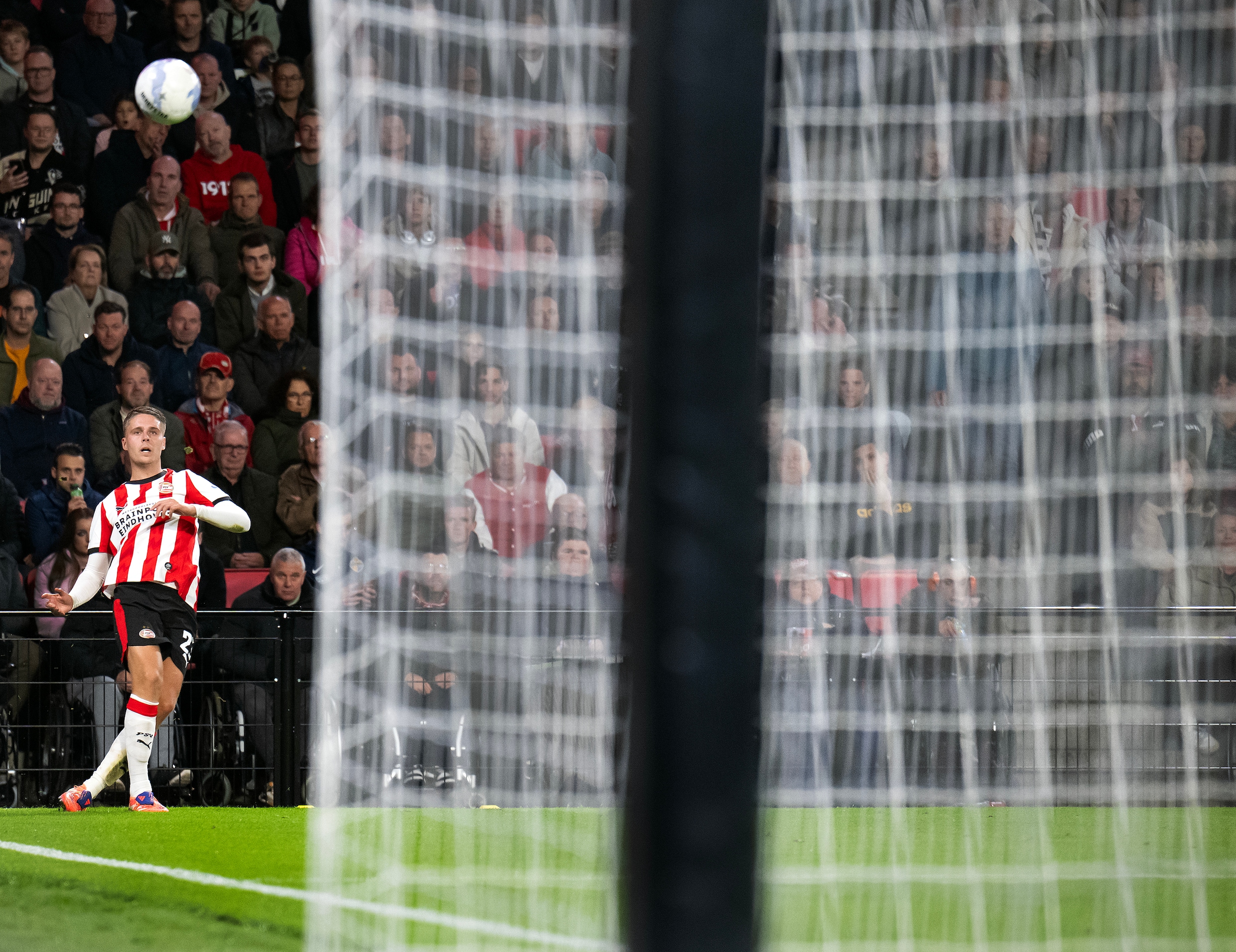 De goede Joey Veerman is weer opgestaan en dat komt PSV uitstekend van ...