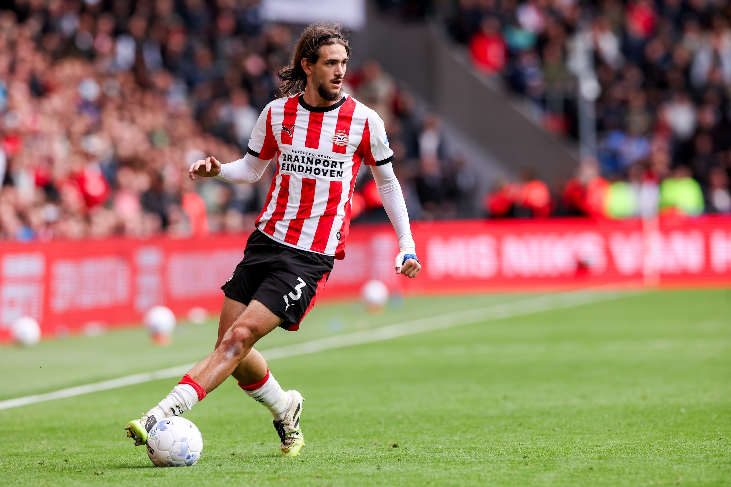 De bedwinger: ‘Een rustige jongen, die op het veld zijn tanden laat ...