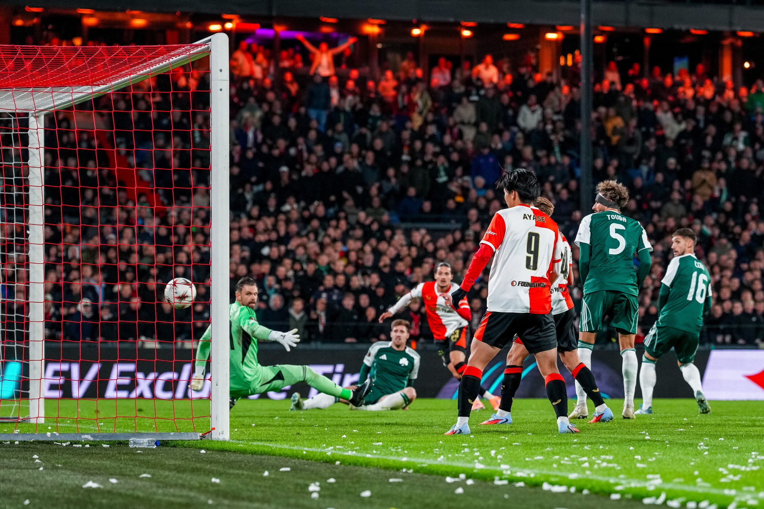 Feyenoord pakt eerste winst ten koste van Panathinaikos (3-1) dankzij ...