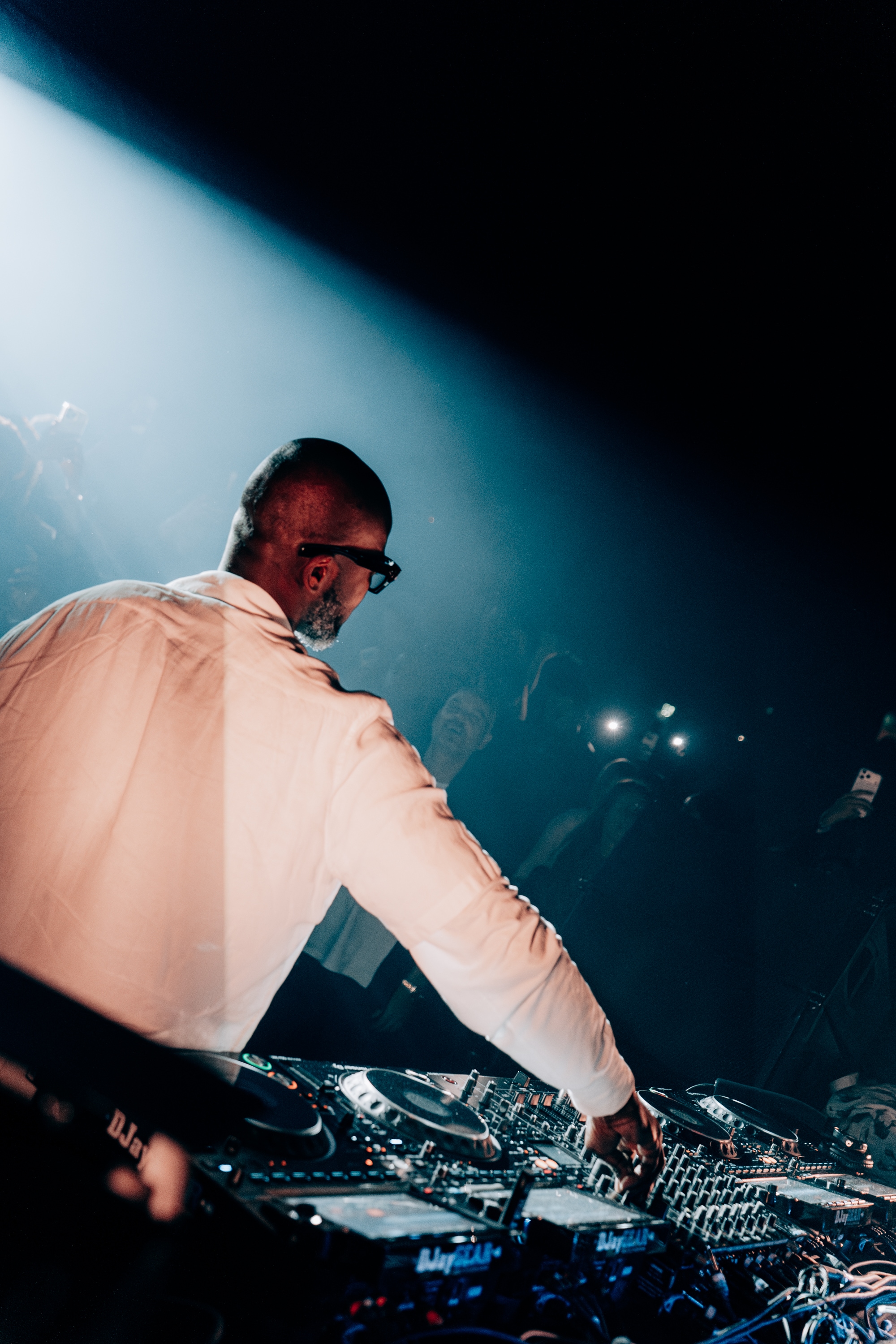 ADE 2025: dj Black Coffee doet de Ziggo Dome versteld staan en house en gospel blijken een ...