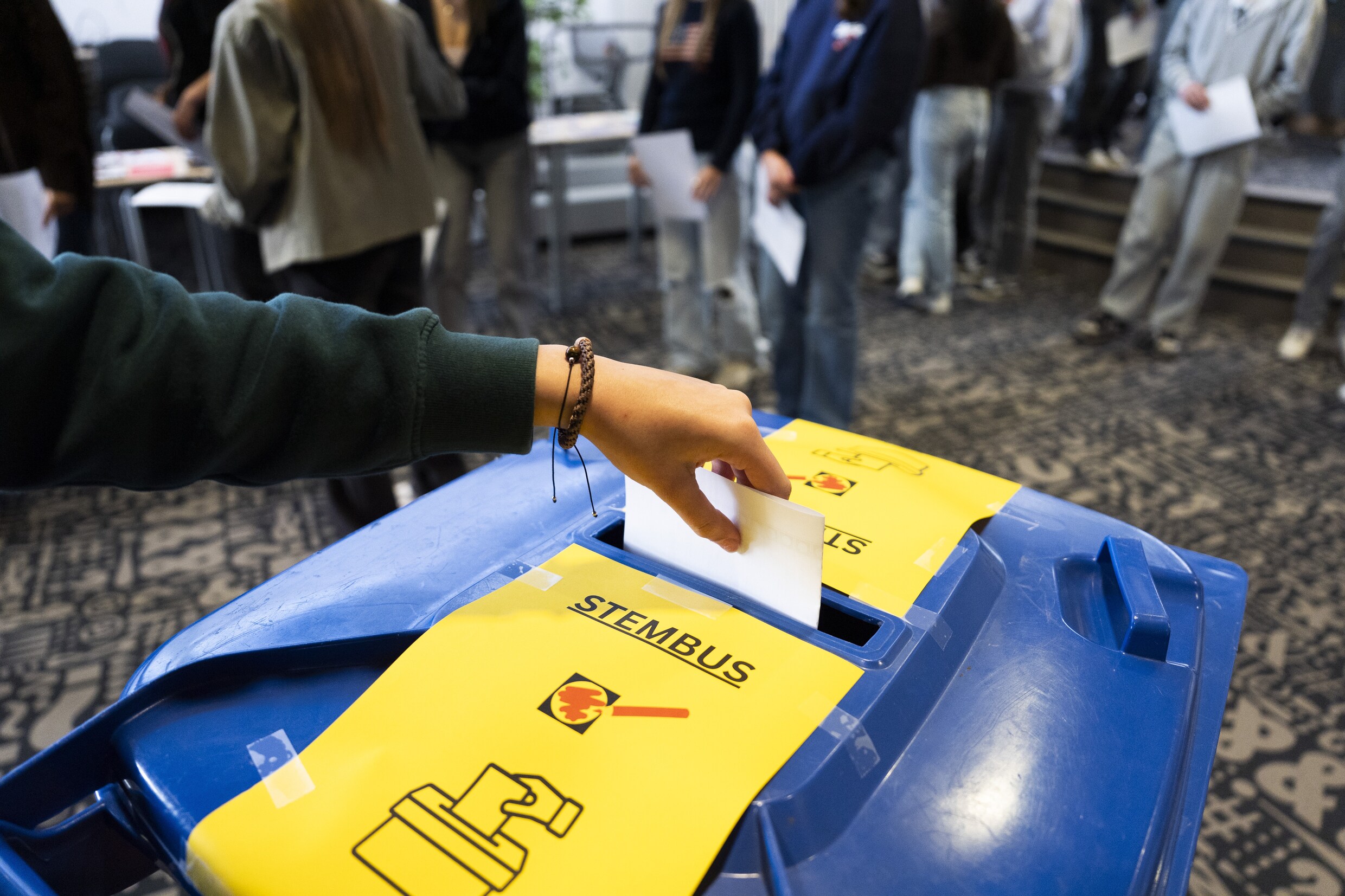 Opinie: Bespreek je politieke stem niet met een chatbot | de Volkskrant