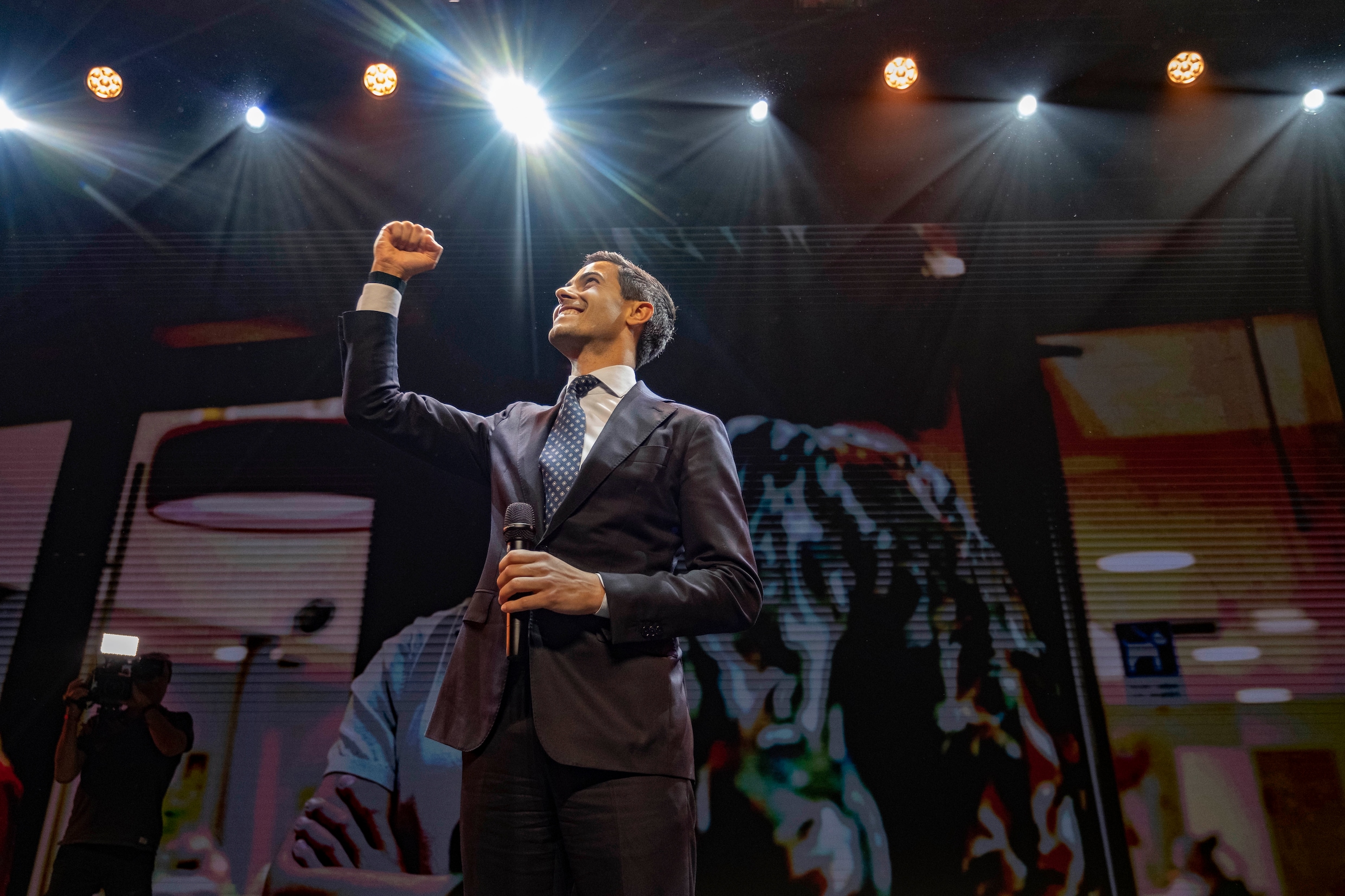 D66 en PVV gaan volgens nieuwe nachtelijke prognose nu gelijk op ...