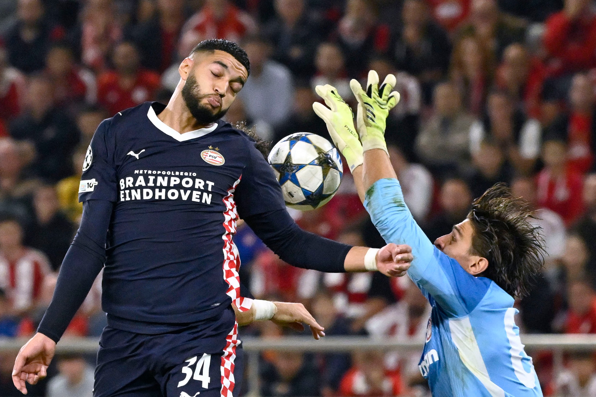 PSV worstelt tegen Olympiakos, maar pakt op valreep alsnog een punt (1 ...