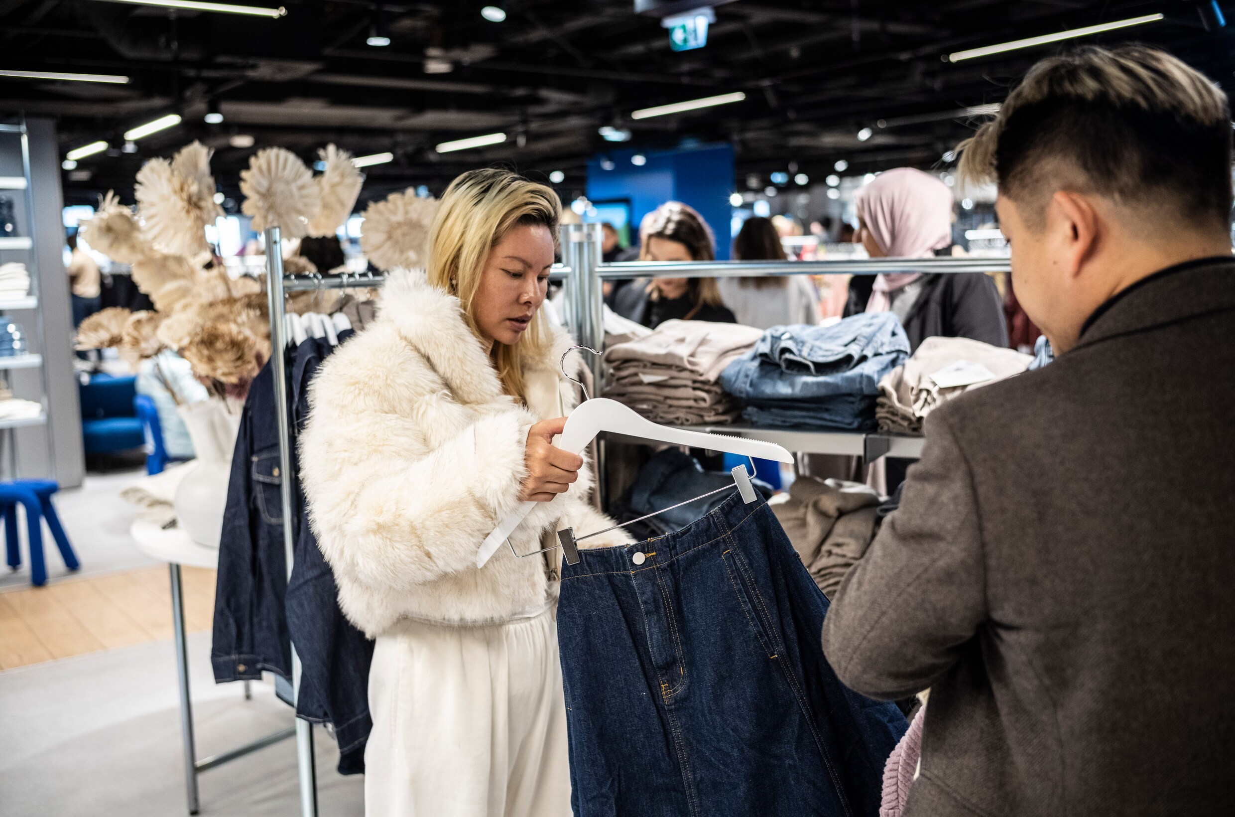 Shein-winkel trekt lange rijen, hoe schandalig de Parijzenaren het ook ...