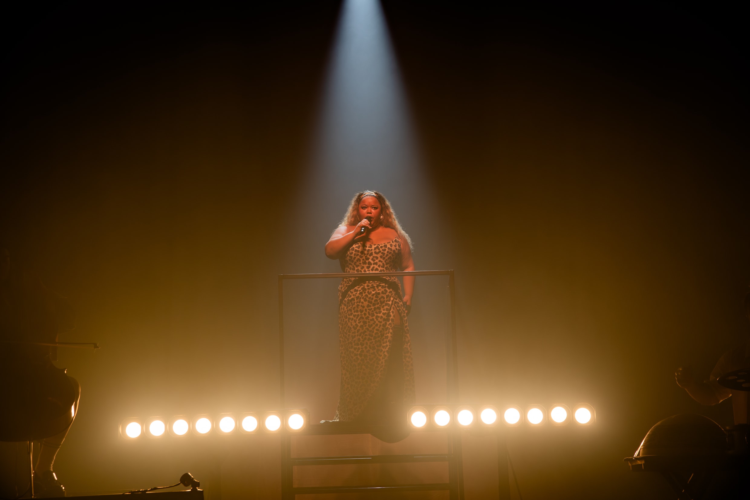 Sarah Janneh grijpt je in haar persoonlijke theaterconcert ‘Brabo Leone ...