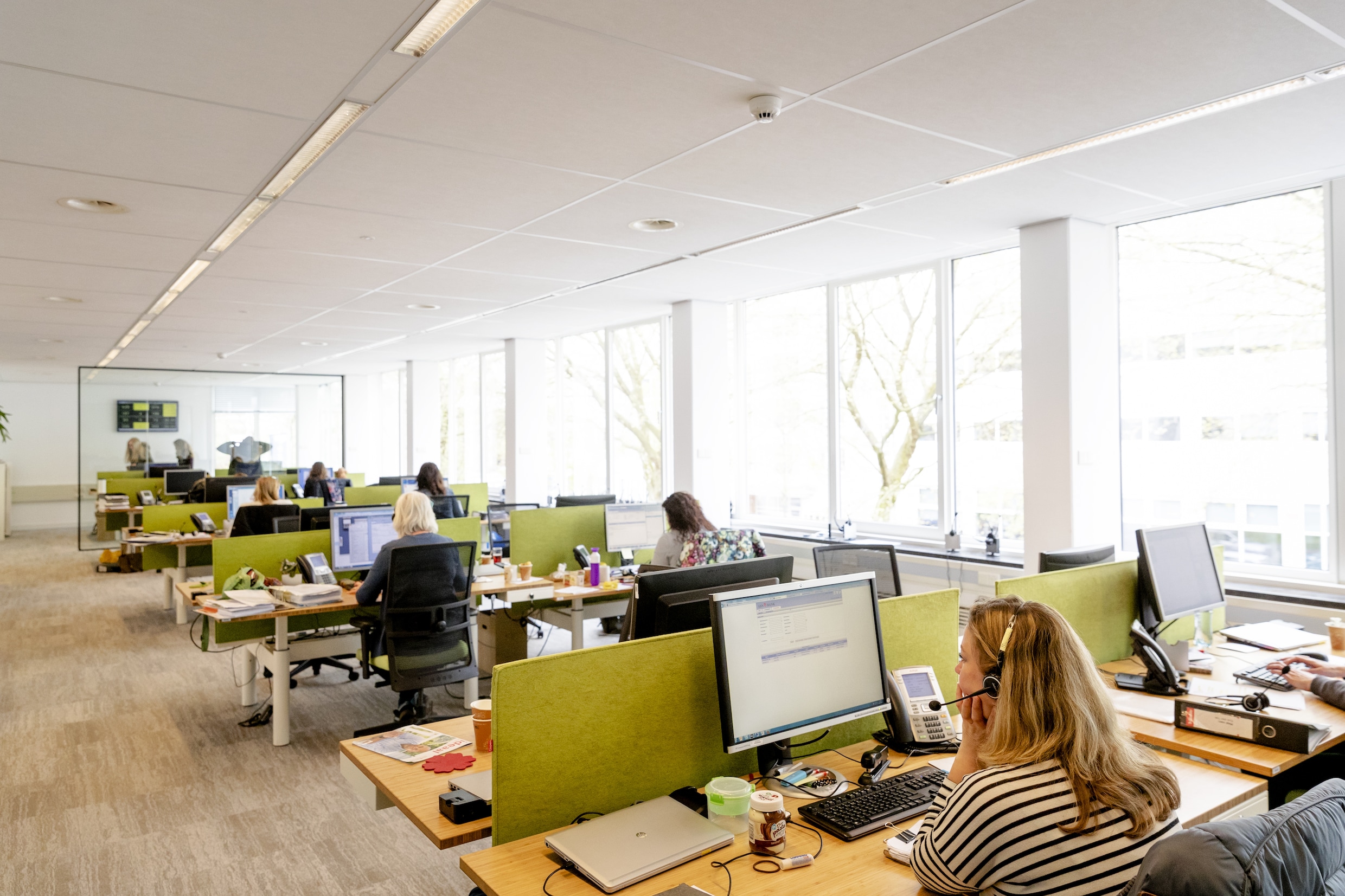 ASN Bank schrapt weer een kwart van de banen, waarmee het 80 miljoen ...