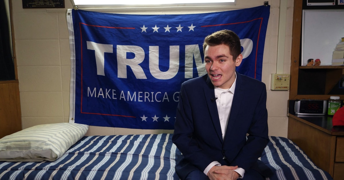 Met zijn extreme ideeën wordt Nick Fuentes steeds meer de splijtzwam ...