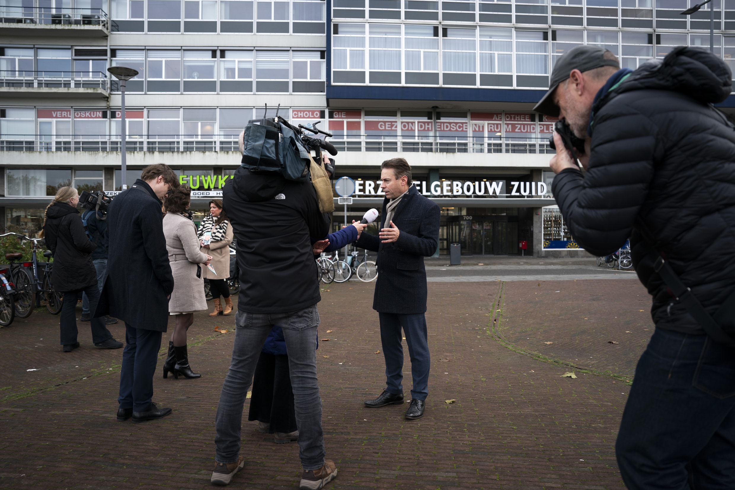 Raad van State: burgemeesters mogen demonstraties dicht bij ...
