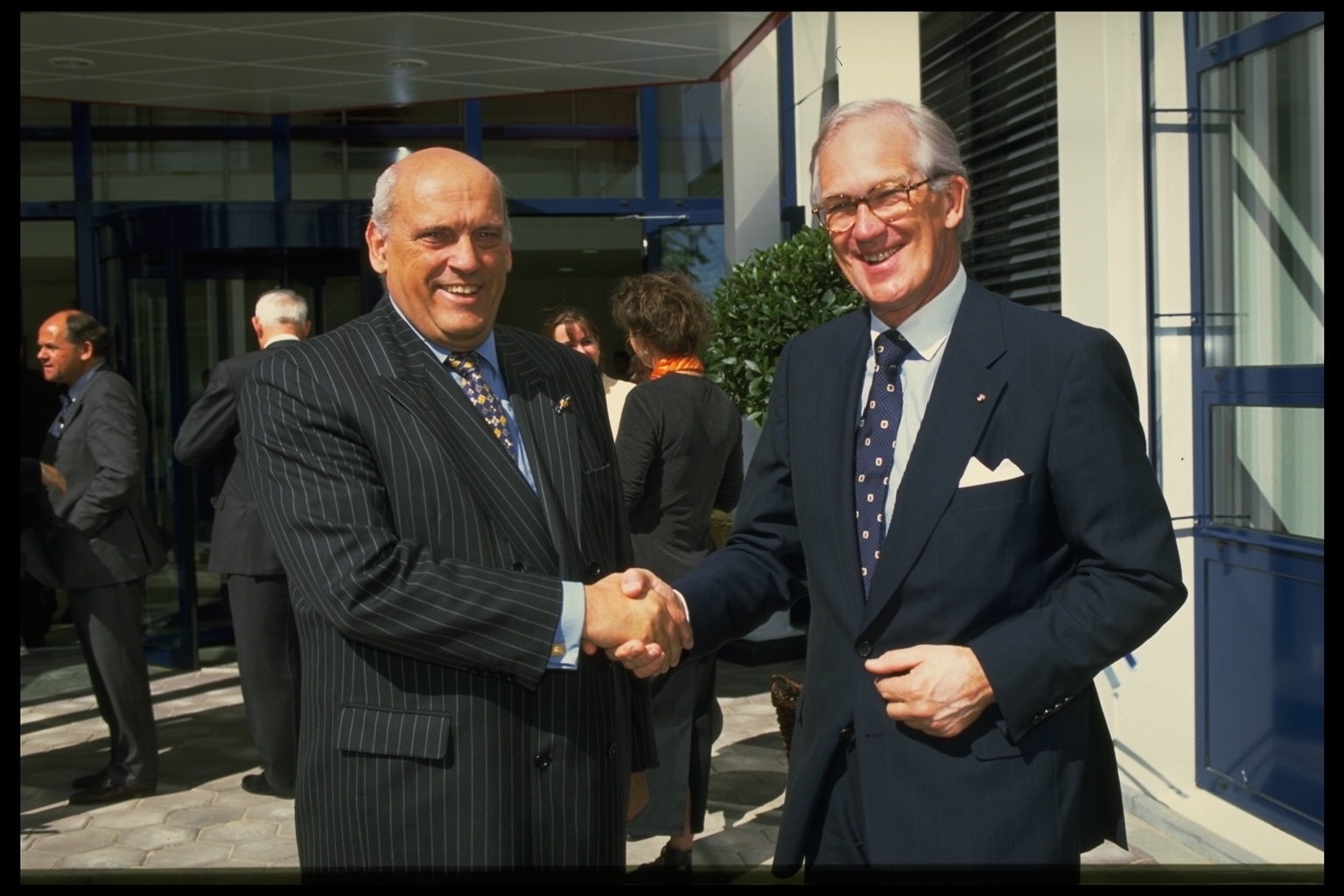 Van Philips naar ASML: hoe Eindhoven van rouwende Lichtstad uitgroeide ...