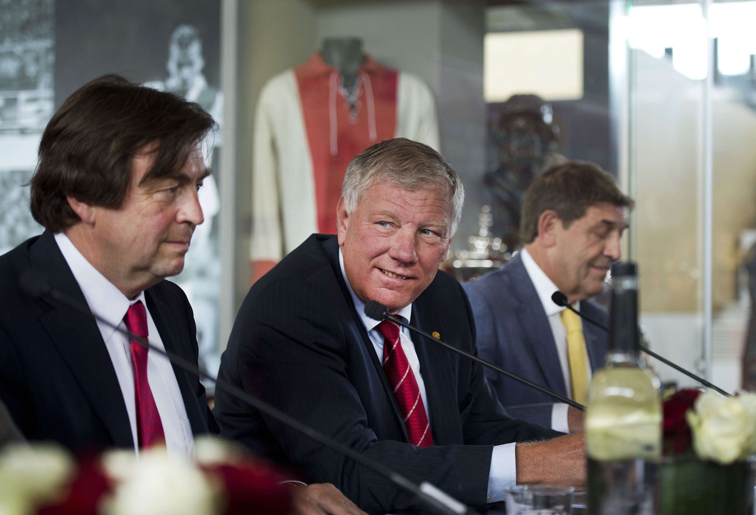 Bestuurscrisis Ajax: Wijers stapt net als Ling op | de Volkskrant