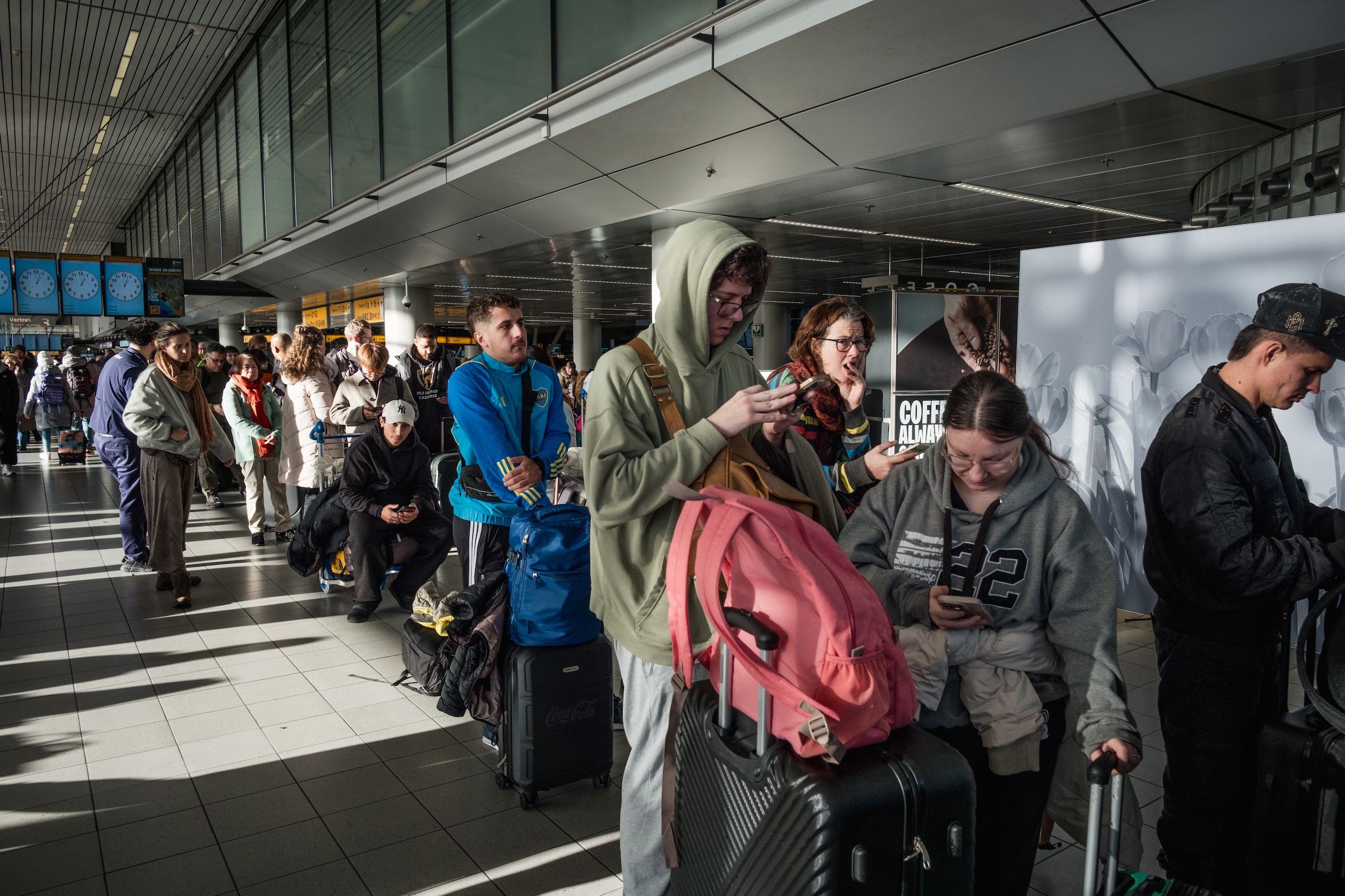 Live winterweer: ­KLM: vloeistof voor ijsvrij maken vliegtuigen op ...